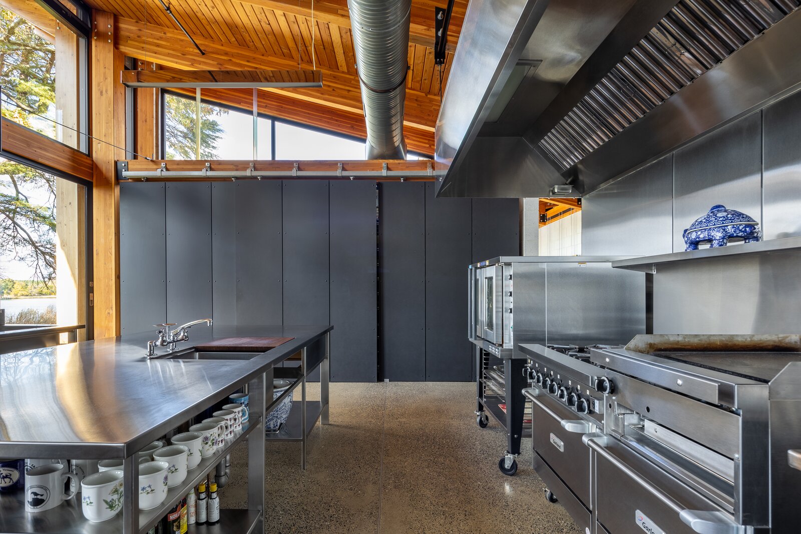 Photo 4 of 11 in If You Love the Outdoors and Raw Concrete, This ...