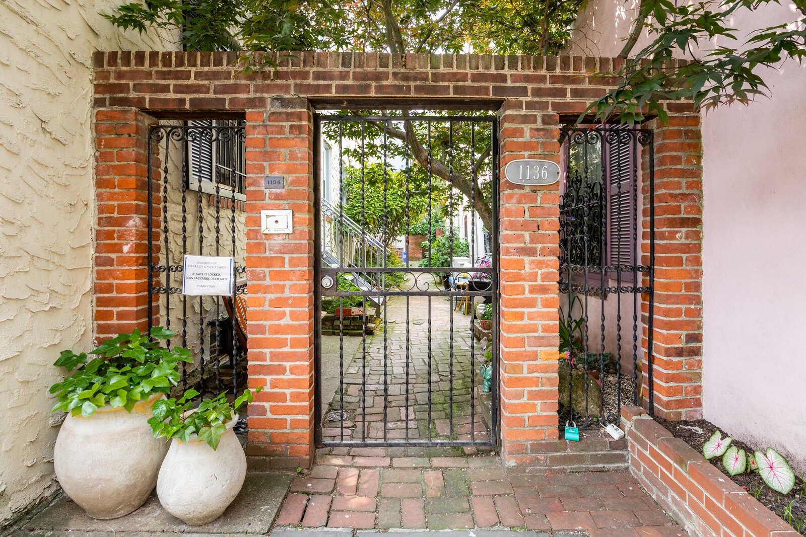 Photo 1 of 8 in Asking $415K, This 690-Square-Foot Trinity House in ...