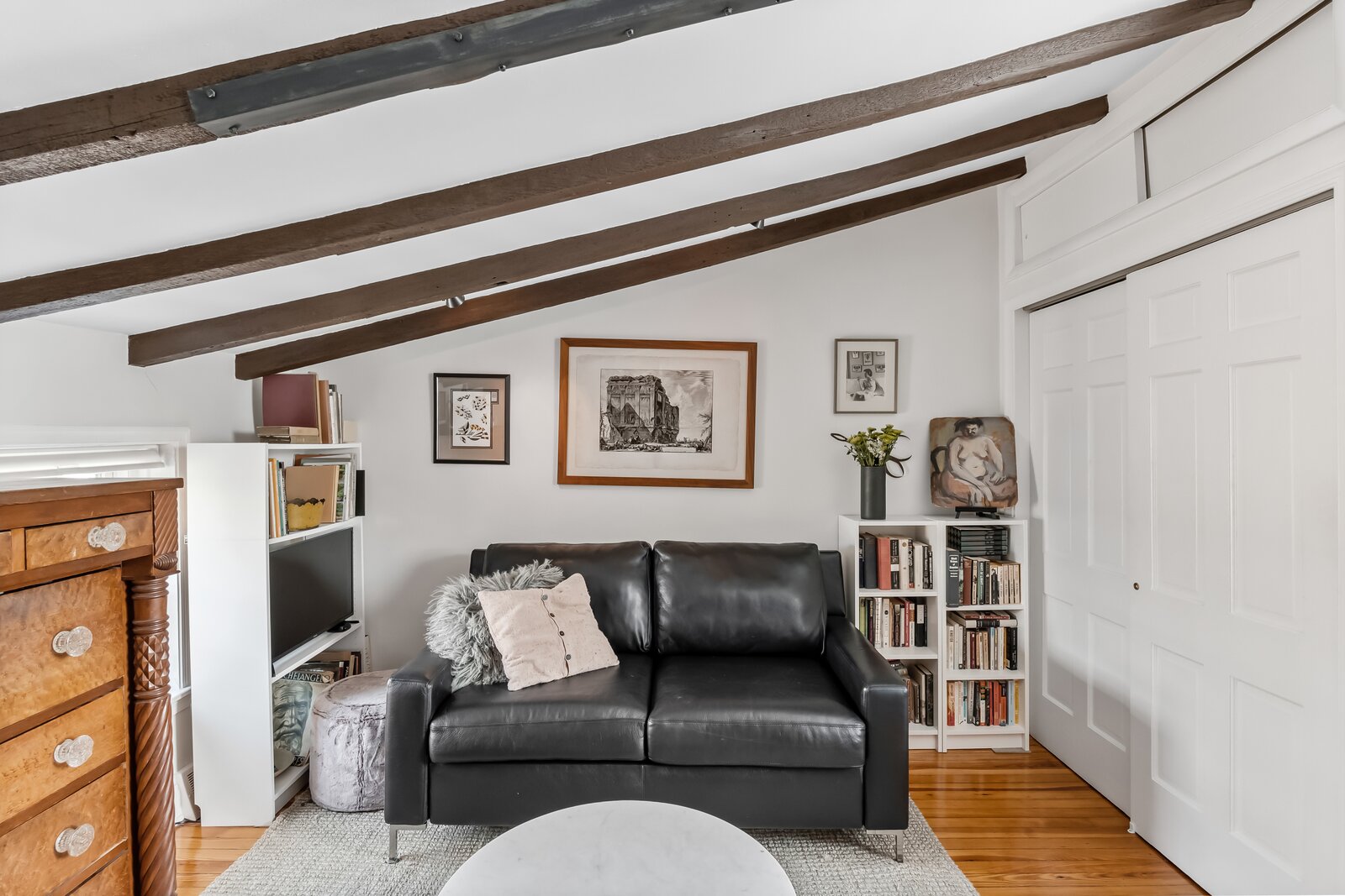 Photo 7 of 8 in Asking $415K, This 690-Square-Foot Trinity House in ...