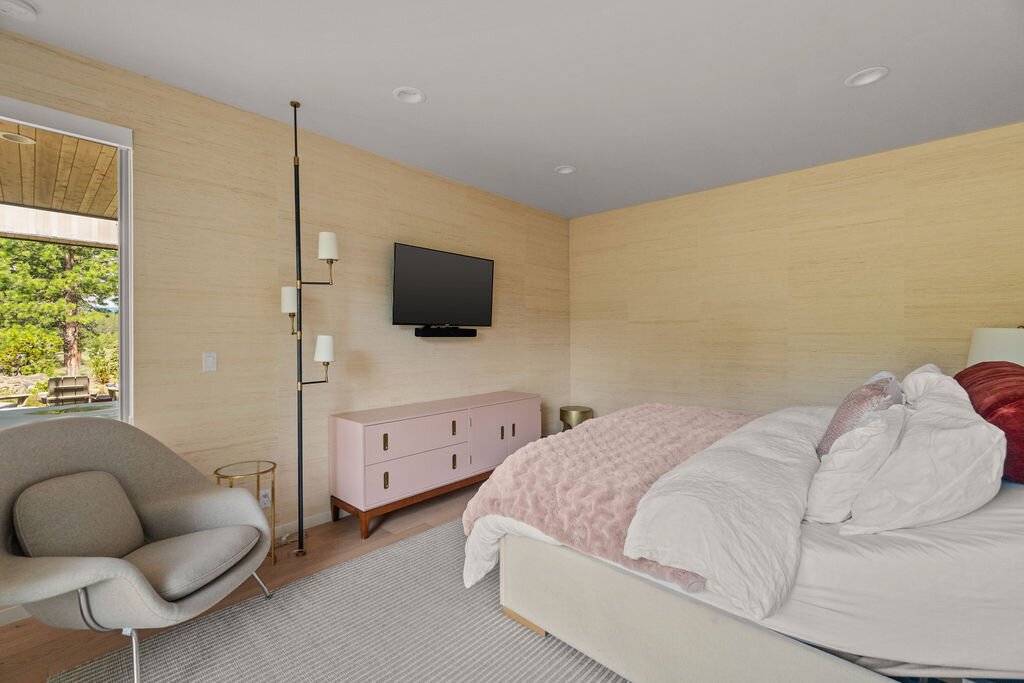 Photo 8 of 11 in This $4.3M Cedar-Clad Oregon Home Is Ready for Summer ...