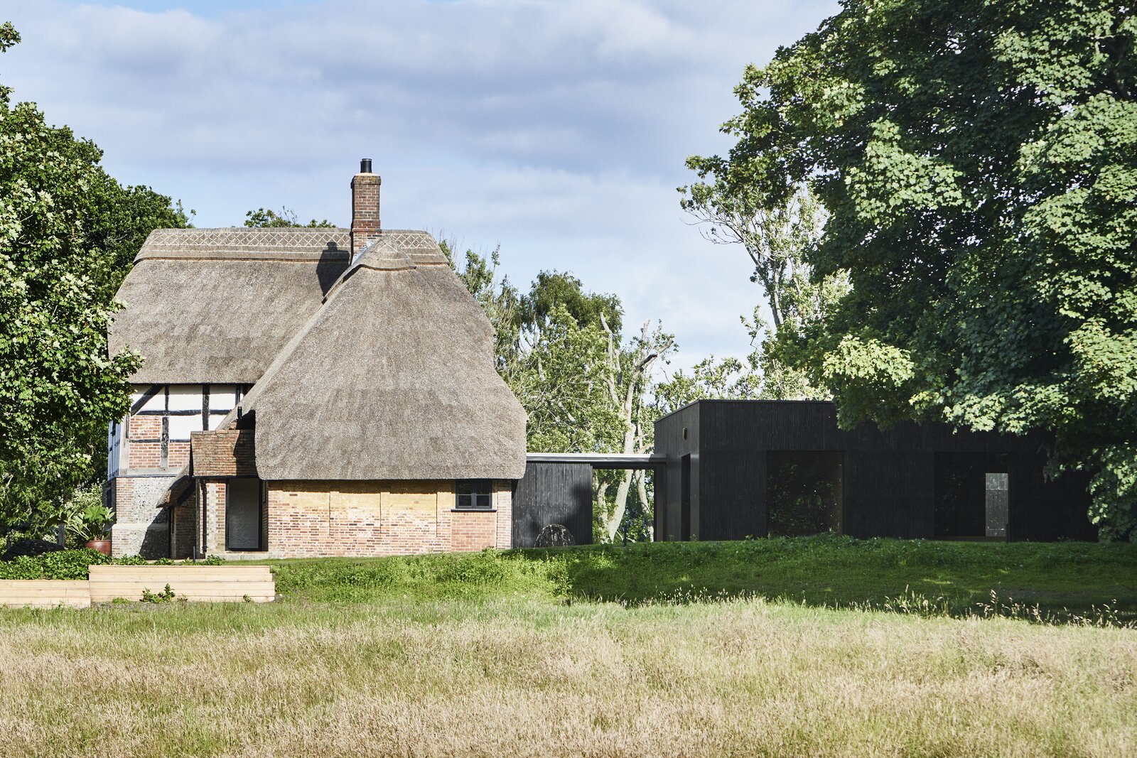Photo 6 of 10 in For £6.3M, a Historic British Farmhouse—and Its Modern ...
