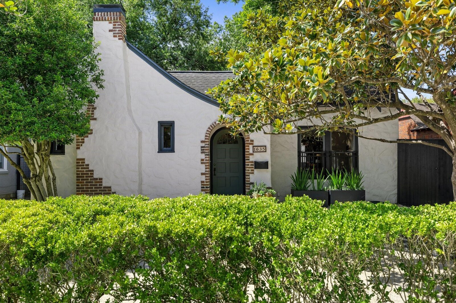 In Houston, a Lovingly Restored 1930 Bungalow Lists for $850K - Dwell