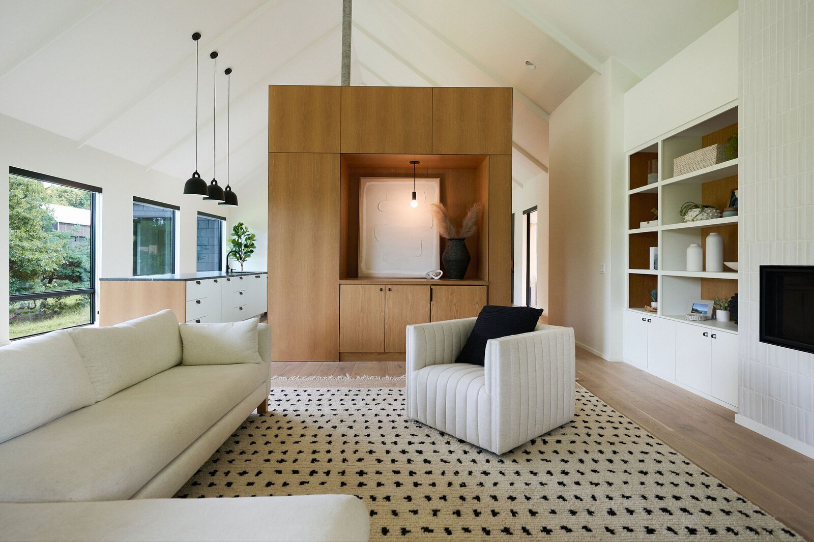 Photo 7 of 10 in Behind This Home’s Private Facade Is an Expansive Wall ...