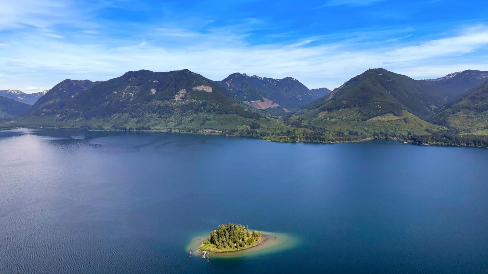 Photo 10 of 10 in Get an Off Grid Paradise With This $1.2M Canadian ...