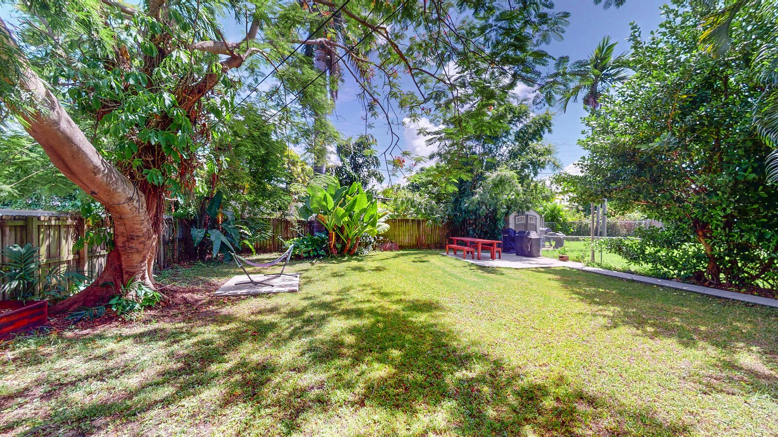Photo 9 of 9 in In Miami, a Midcentury Bungalow With Nautical Vibes ...