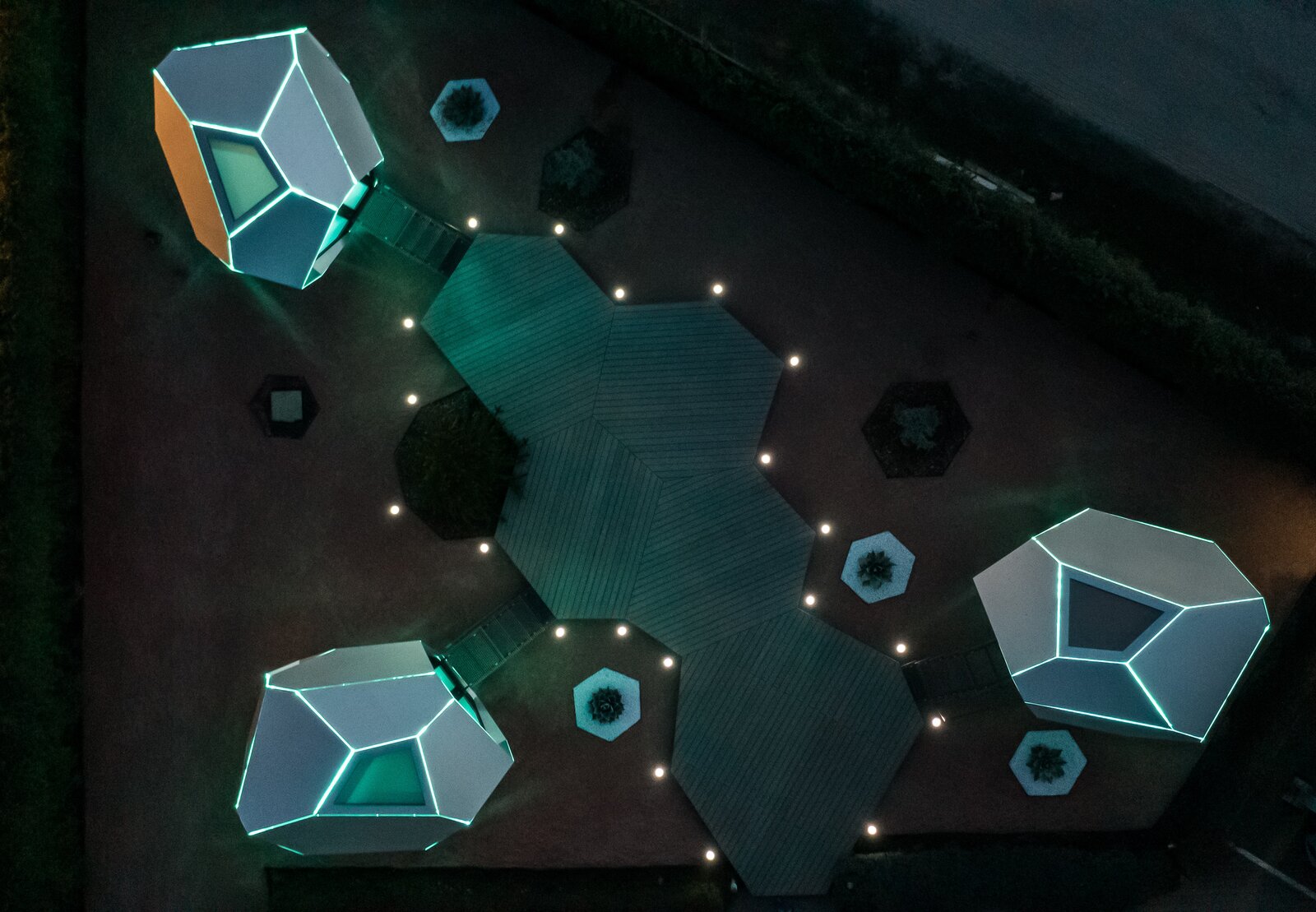 Photo 10 of 11 in These Meteorite-Shaped Office Pods Look Ready for the ...