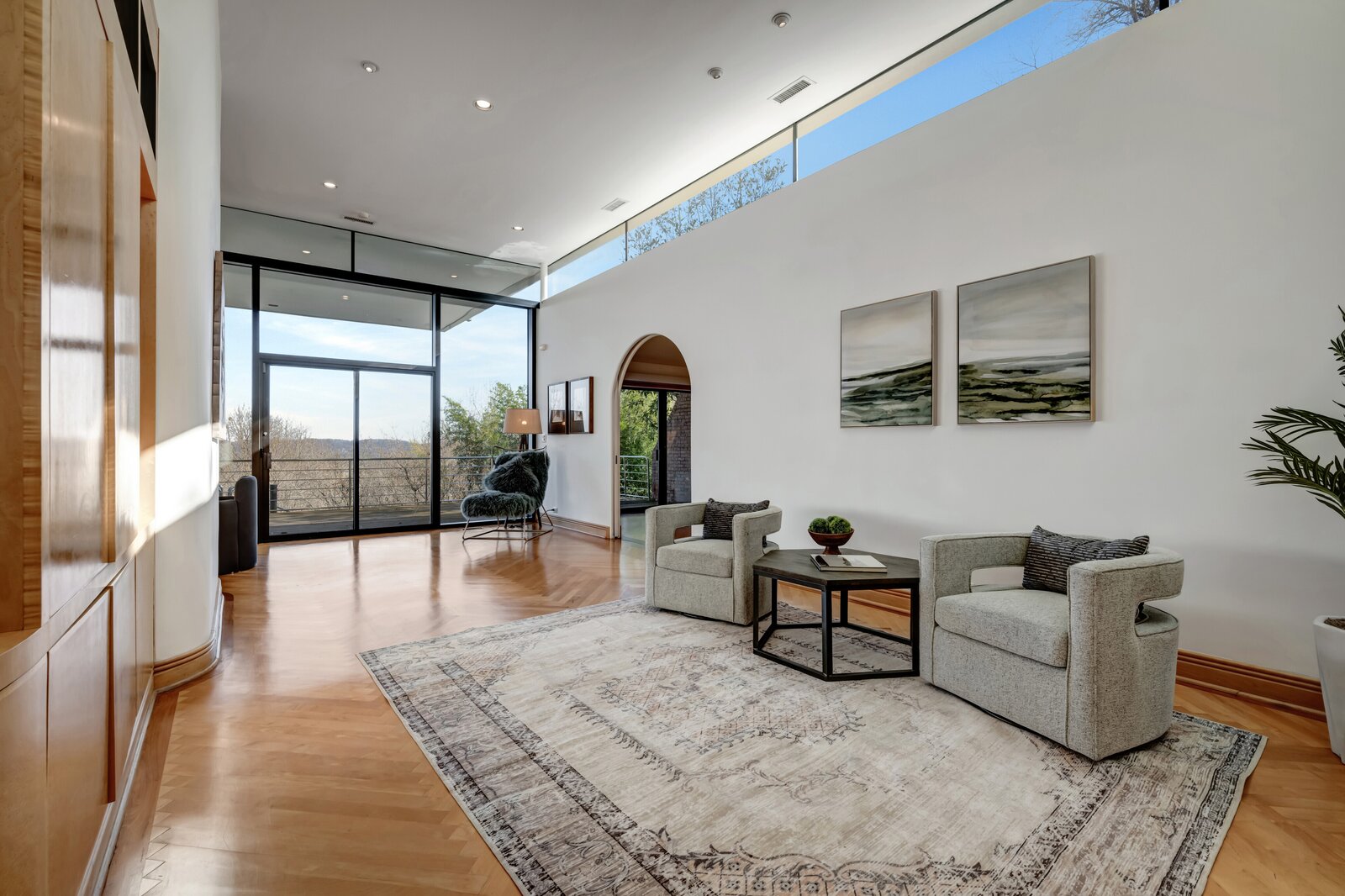 Photo 5 of 10 in The Home of “Batman” Building Architect Earl Swensson ...