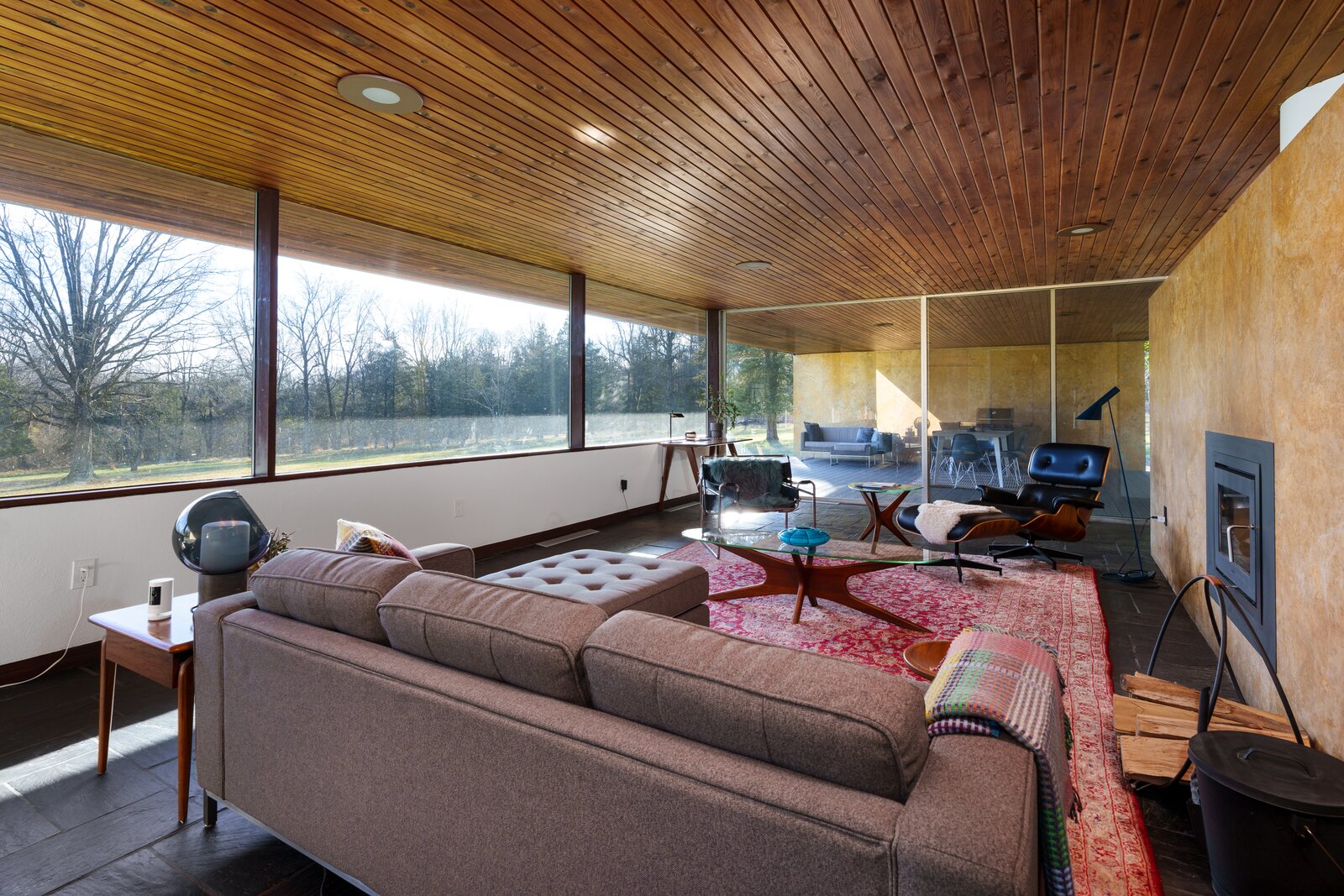 Photo 5 of 12 in In New Jersey, a 1960s Home With a Heart of Glass ...