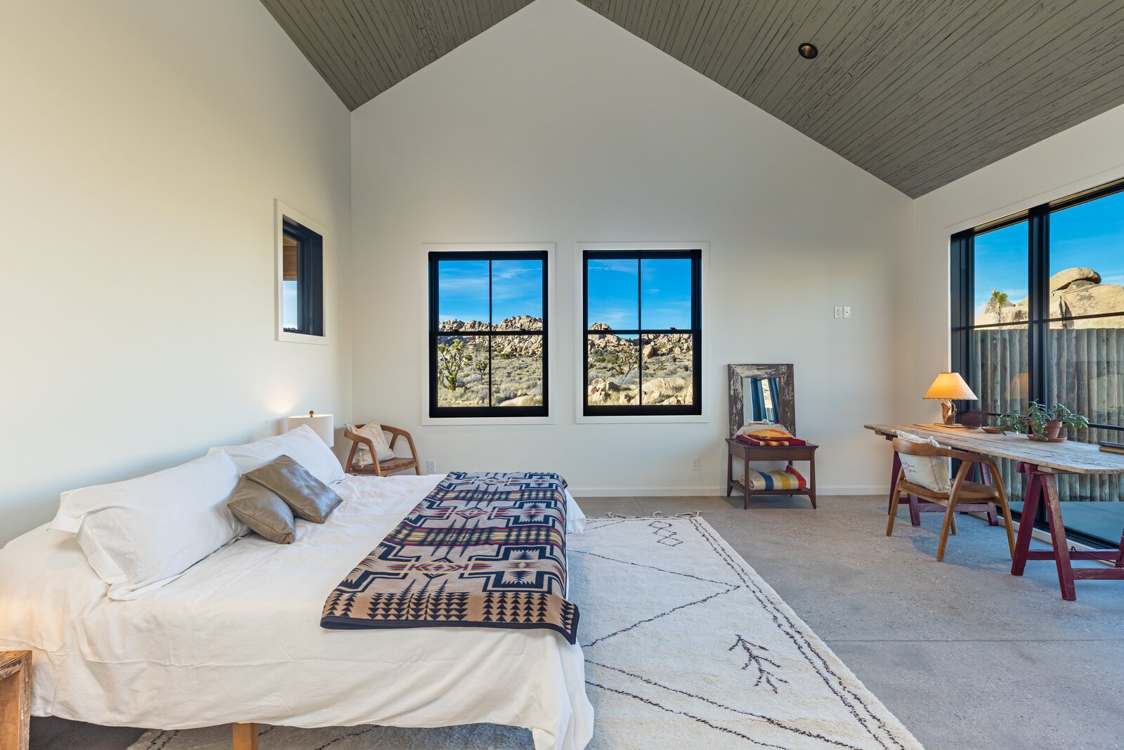 Photo 7 of 9 in You Can Eat Breakfast Beside Boulders in This $4.2M ...