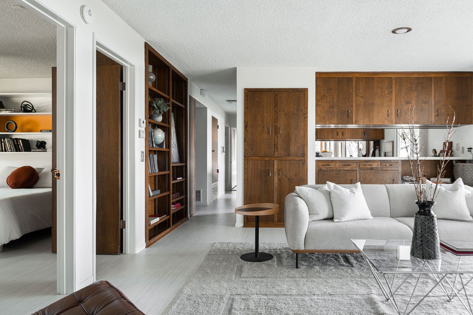 Photo 6 of 10 in This L.A. Midcentury With a Massive Freestanding ...