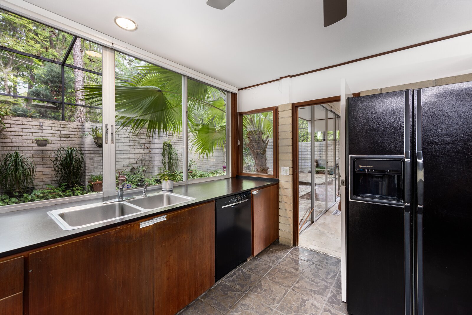 Photo 5 of 9 in This $1M Midcentury Stunner Just Hit the Market for the ...