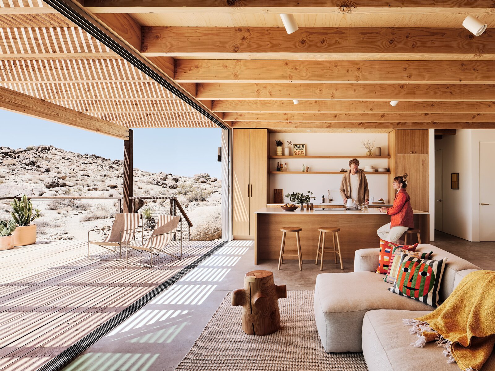 Photo 4 of 14 in In Joshua Tree, an Artist’s Home and Studio Soaks Up ...