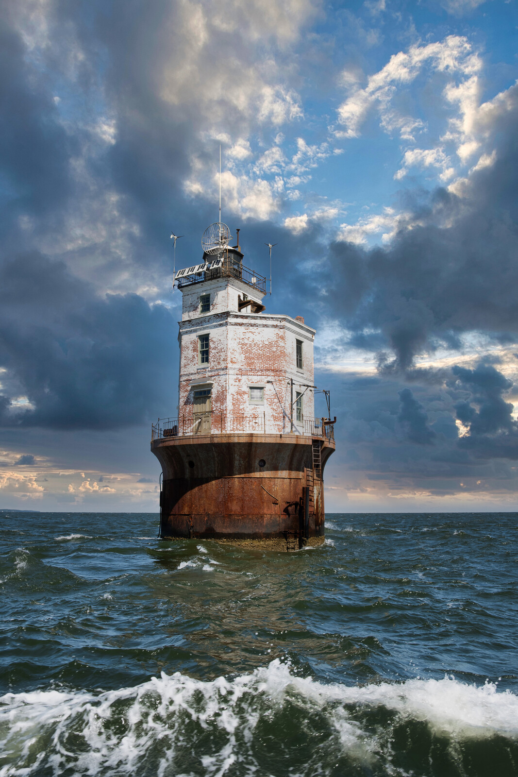 Photo 2 of 4 in The Art of Selling a Lighthouse - Dwell