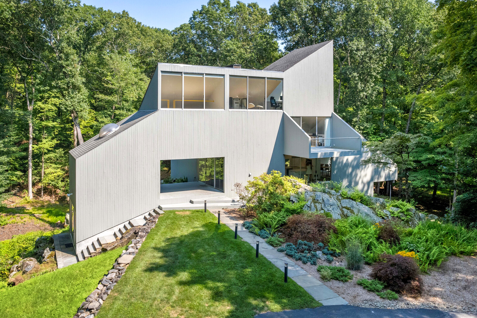 Photo 2 of 10 in In Upstate New York, a Myron Goldfinger Masterpiece ...