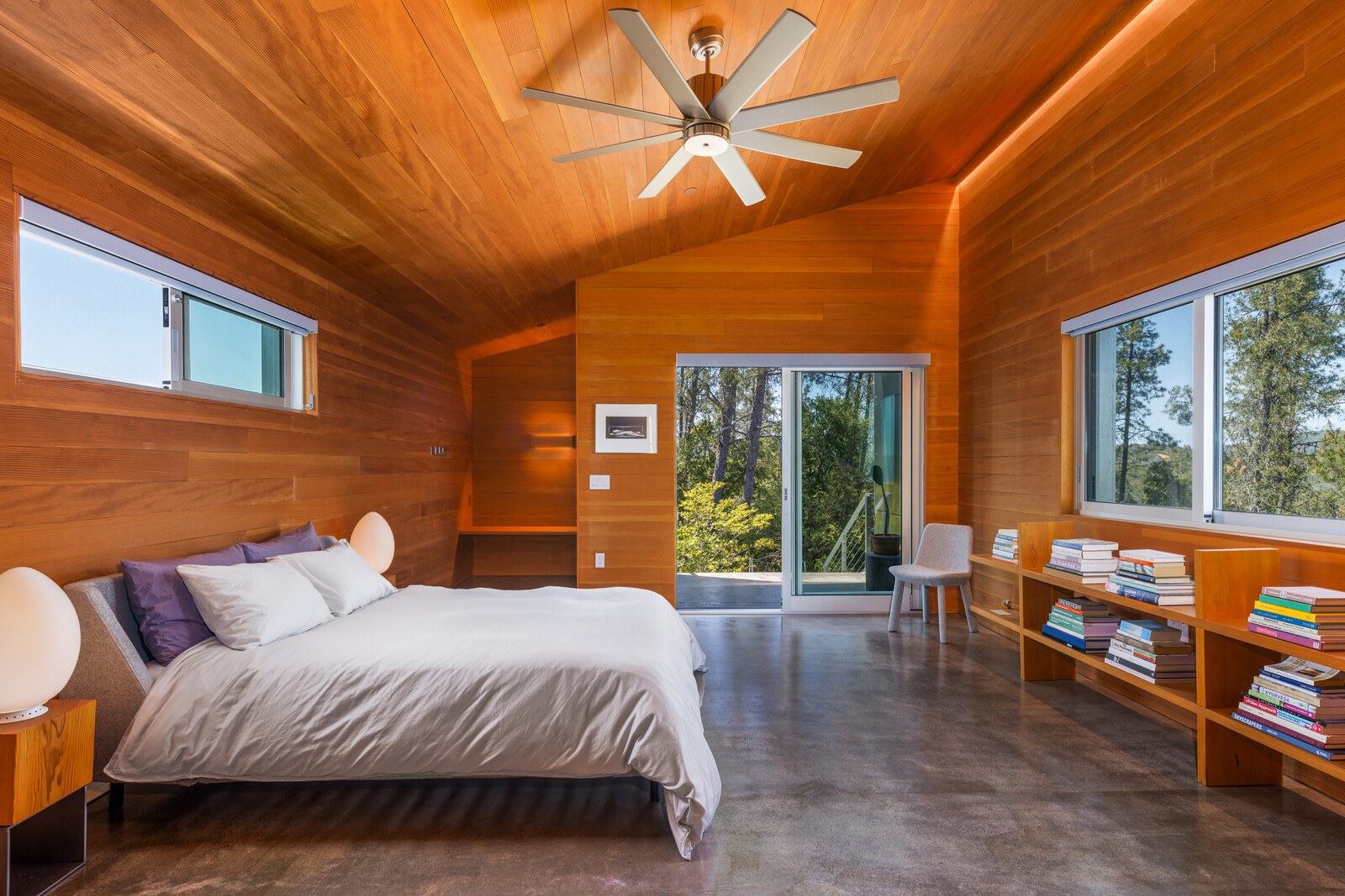 Photo 10 of 11 in This $975K Off-Grid Prefab in Northern California ...