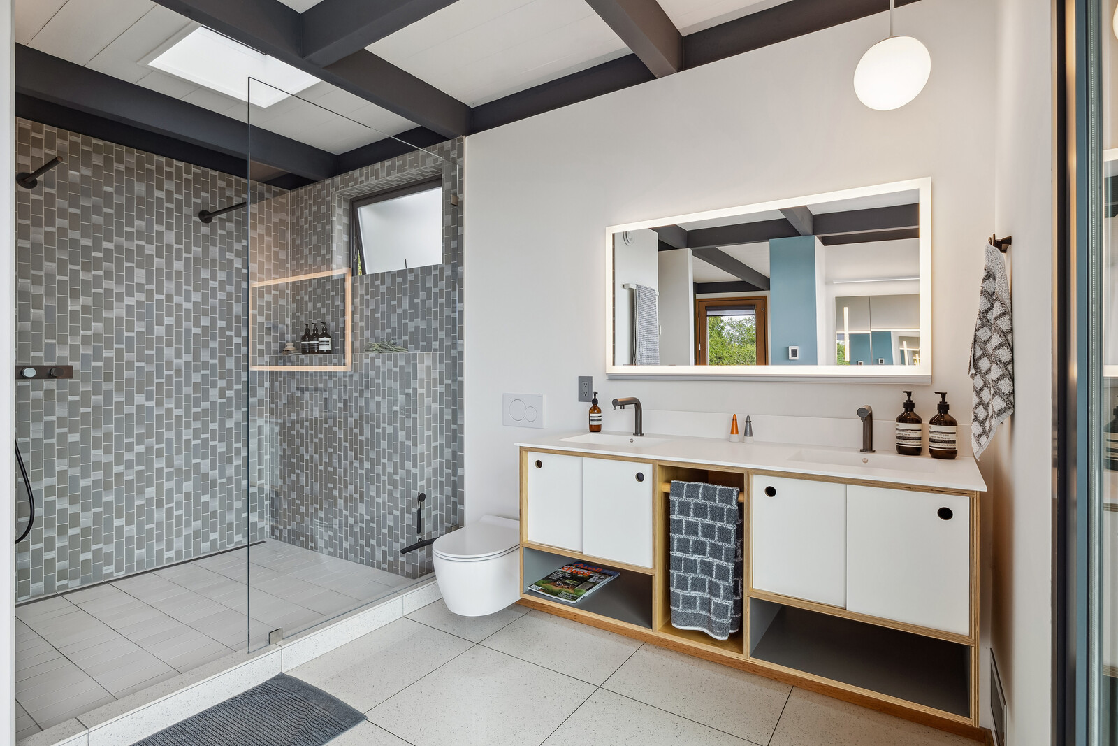 Photo 8 of 11 in Walls of Glass Frame Bay Views in This $1.8M Oakland ...