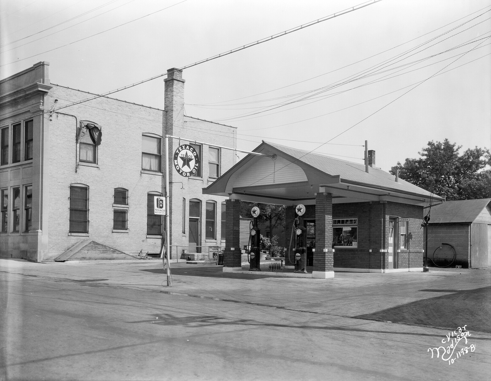 Photo 2 of 6 in The Winding Road of American Gas Station Design - Dwell