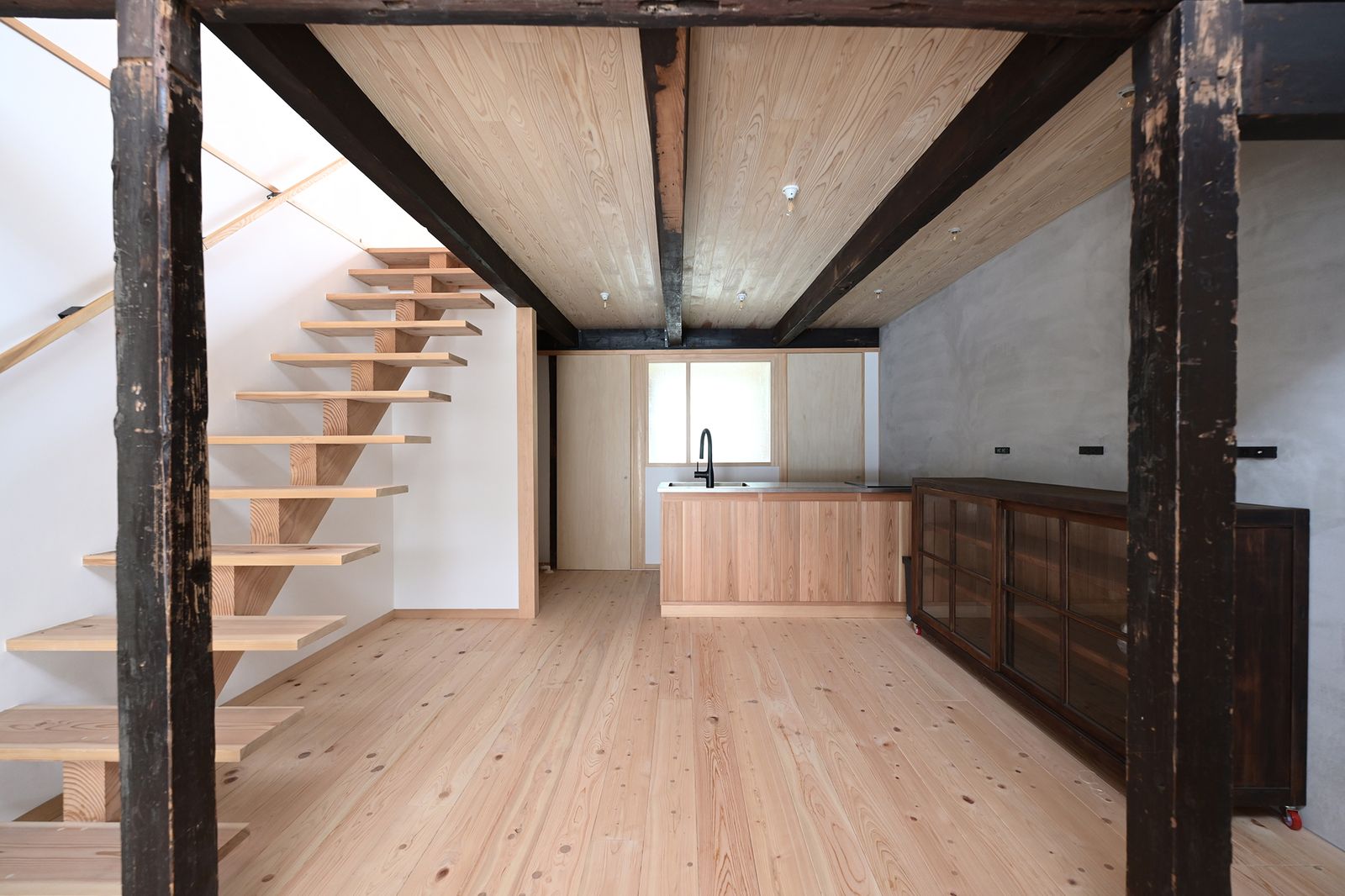 Photo 12 of 14 in In Kyoto, a Revamped Townhouse Clad in Charred Cedar ...