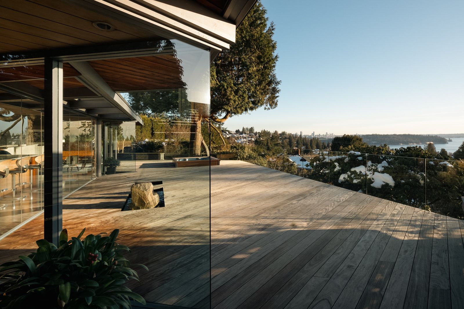 Photo 8 of 14 in Ron Thom’s Carmichael House Just Hit the Market Near ...