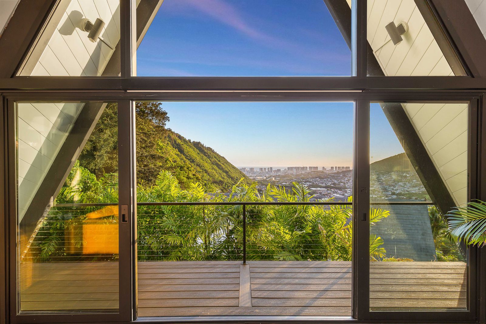 Photo 13 of 14 in In Hawaii, an A-Frame Home With A-Plus Views Seeks $2 ...