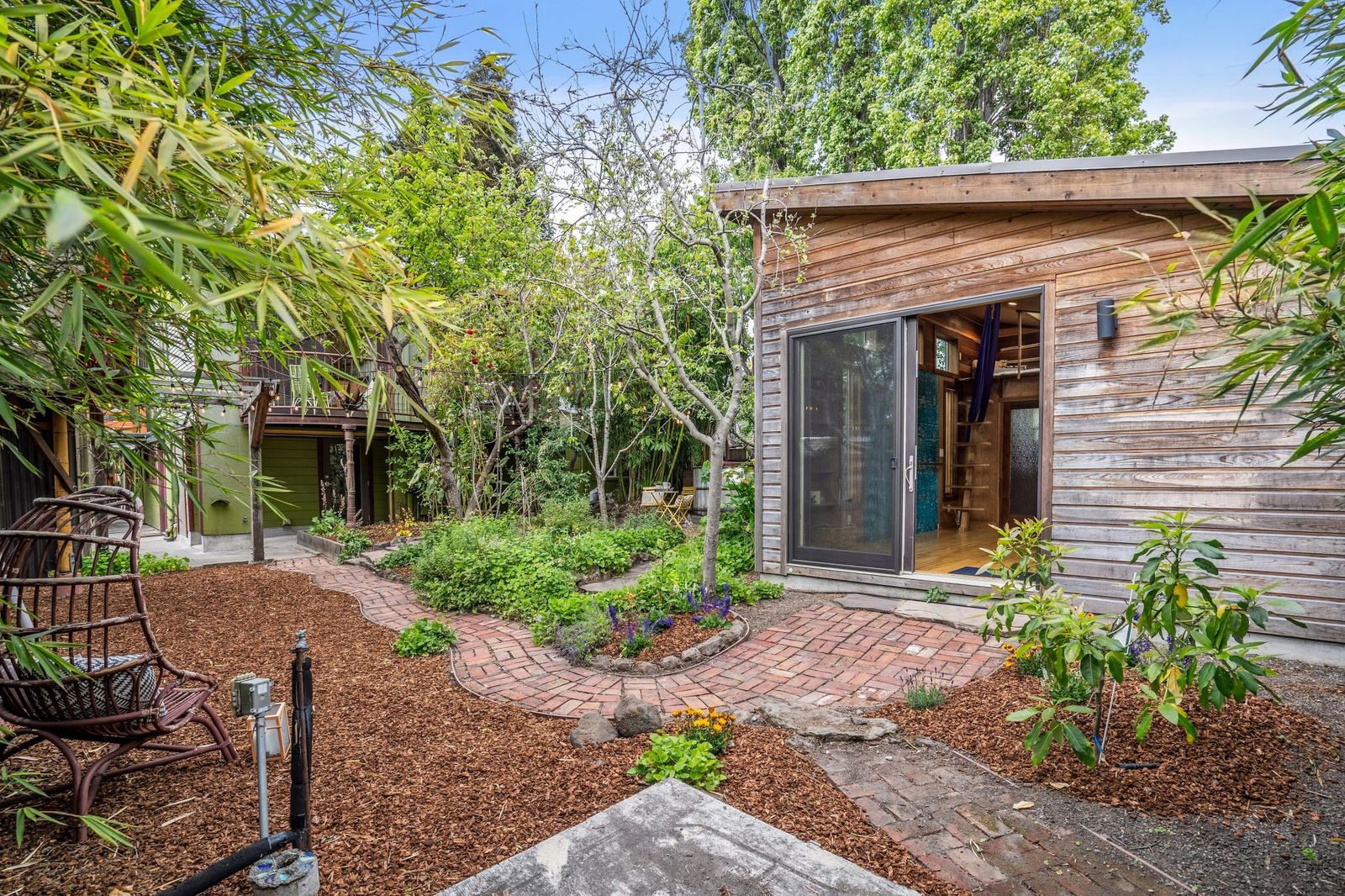 Photo 10 of 16 in Hiding Behind This $1.5M Berkeley Victorian Is a ...