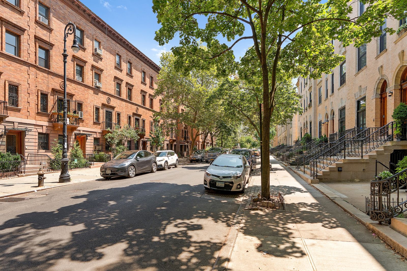 Photo 17 of 17 in Bob Dylan Lived in This $3M Harlem Townhouse for Over ...