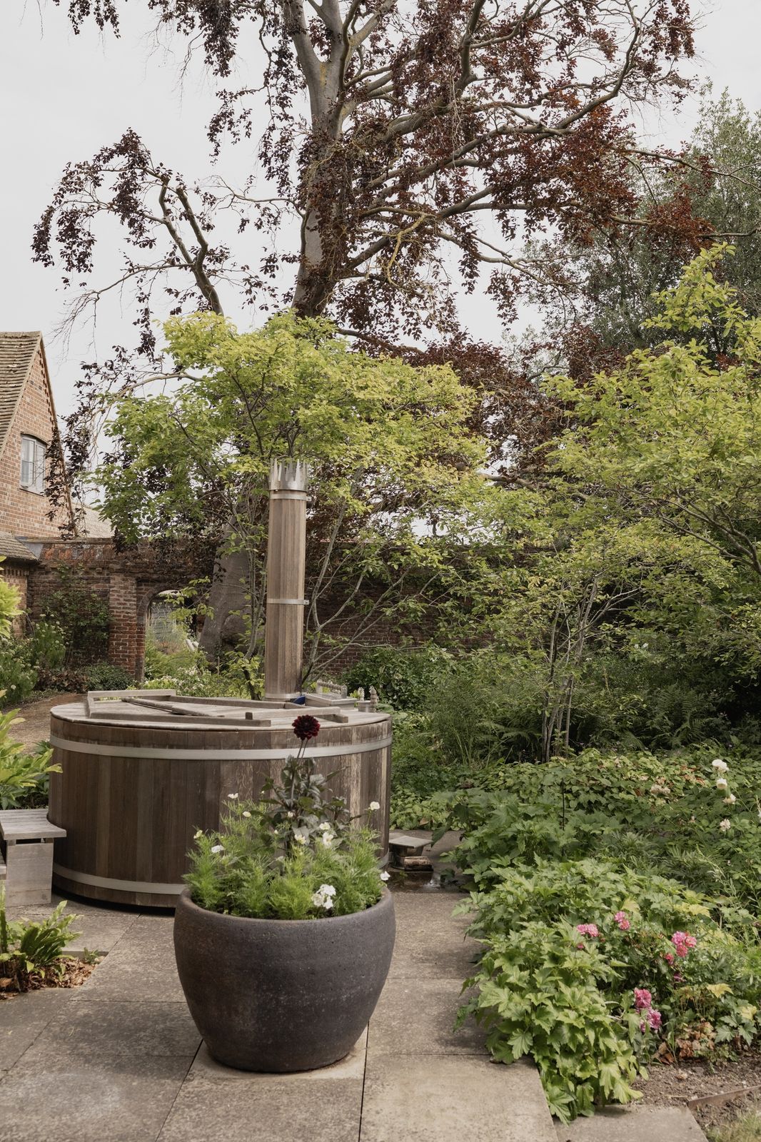 Photo 13 of 15 in We’ll Never Be Royals—But You Can Live Like Queen ...