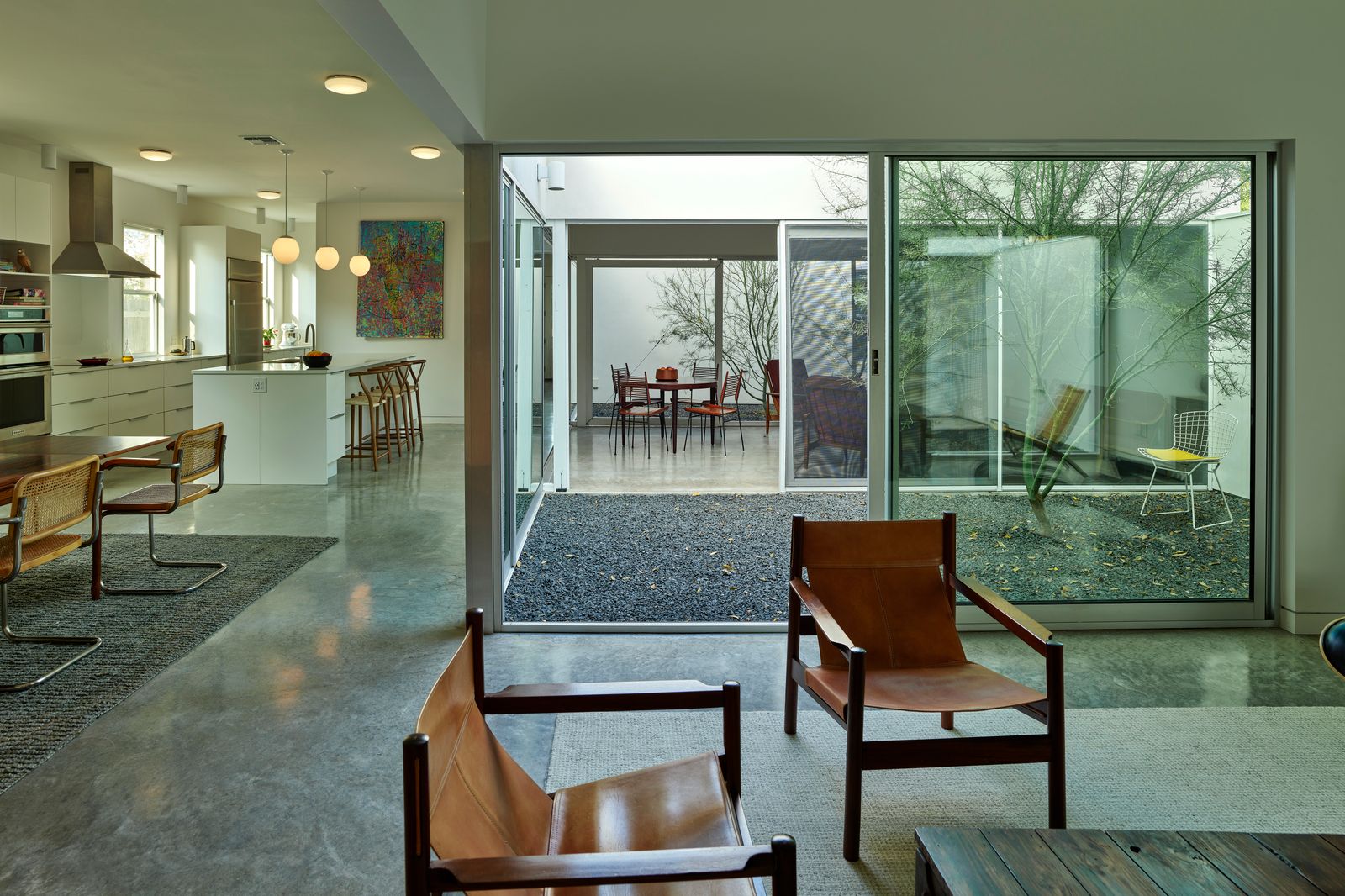 Photo 4 of 6 in Three Interior Courtyards Let a Family Maintain ...