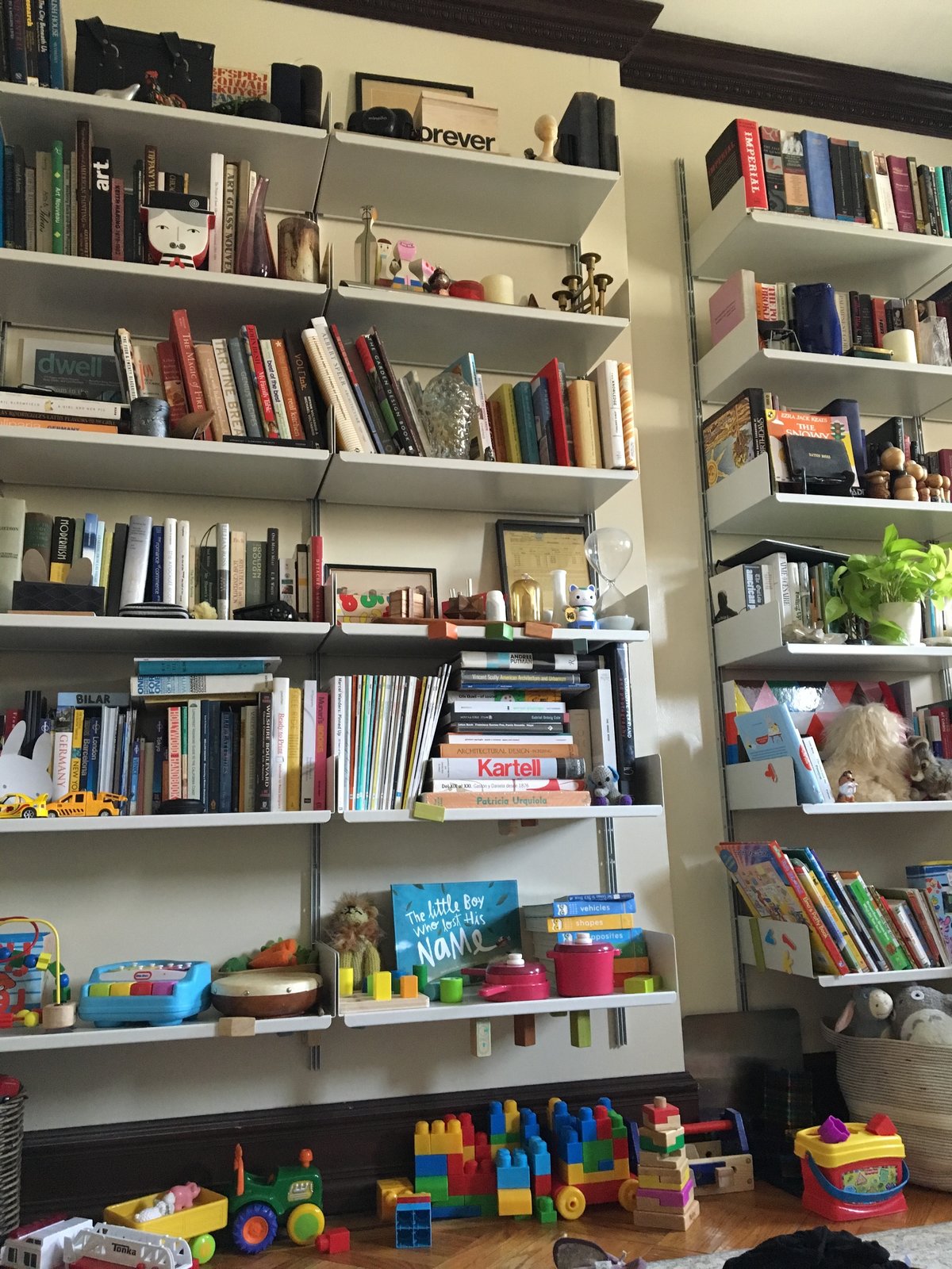 Photo 4 of 11 in Bookshelves by Amanda Dameron - Dwell