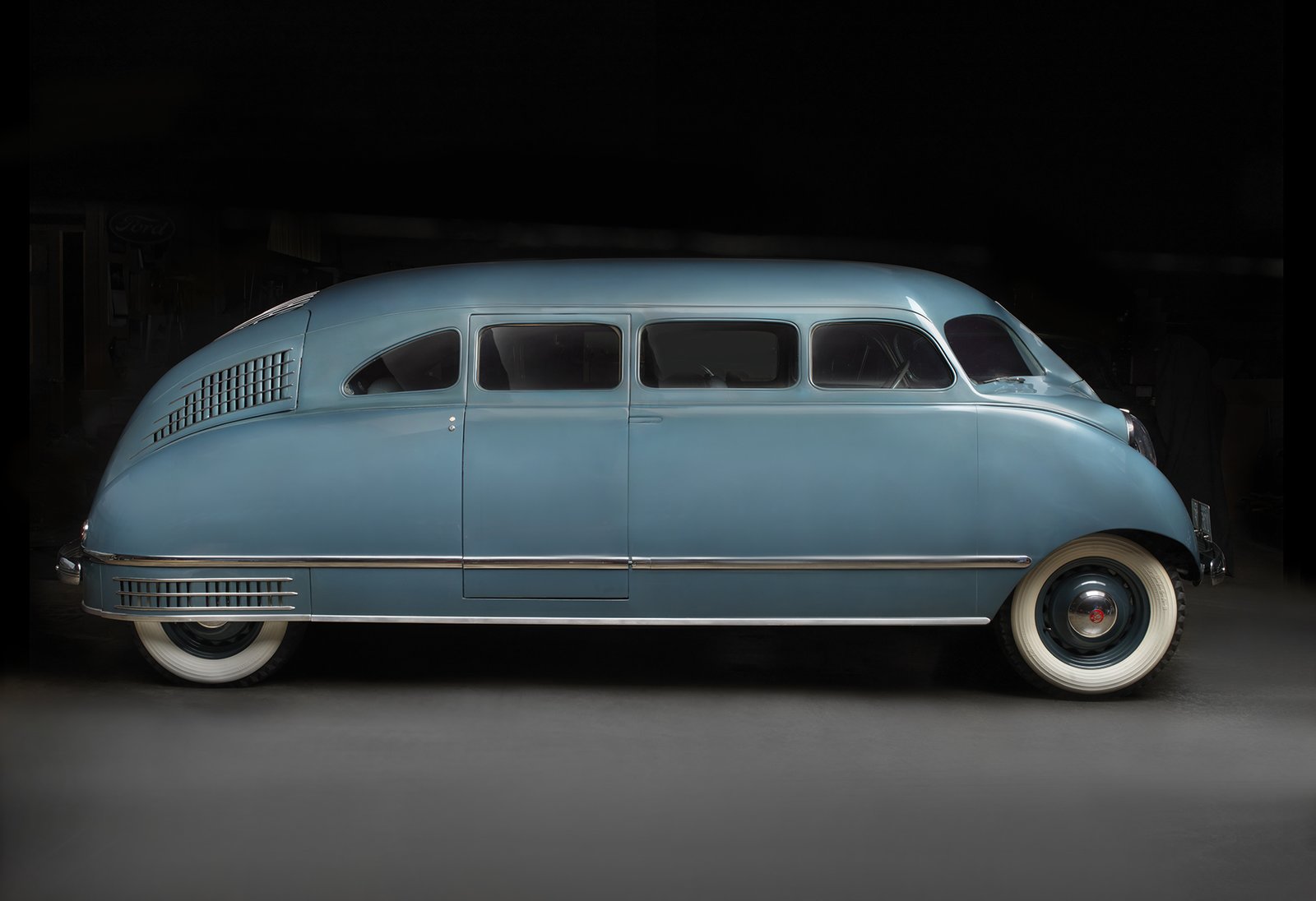 Photo 5 of 15 in Examining the Architecture of the Art Deco Automobile ...