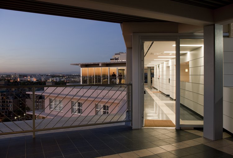 Photo 9 of 10 in Phoenix Towers Roof Terrace by coLAB studio - Dwell