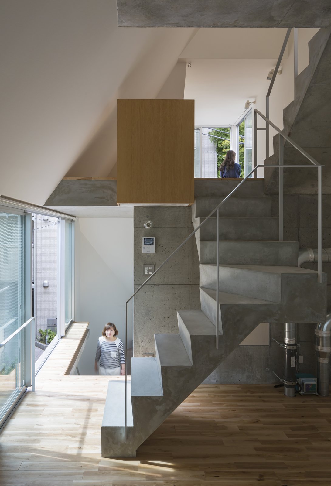 Photo 7 of 10 in Follow Us to 10 Modern Homes in Tokyo from House in ...
