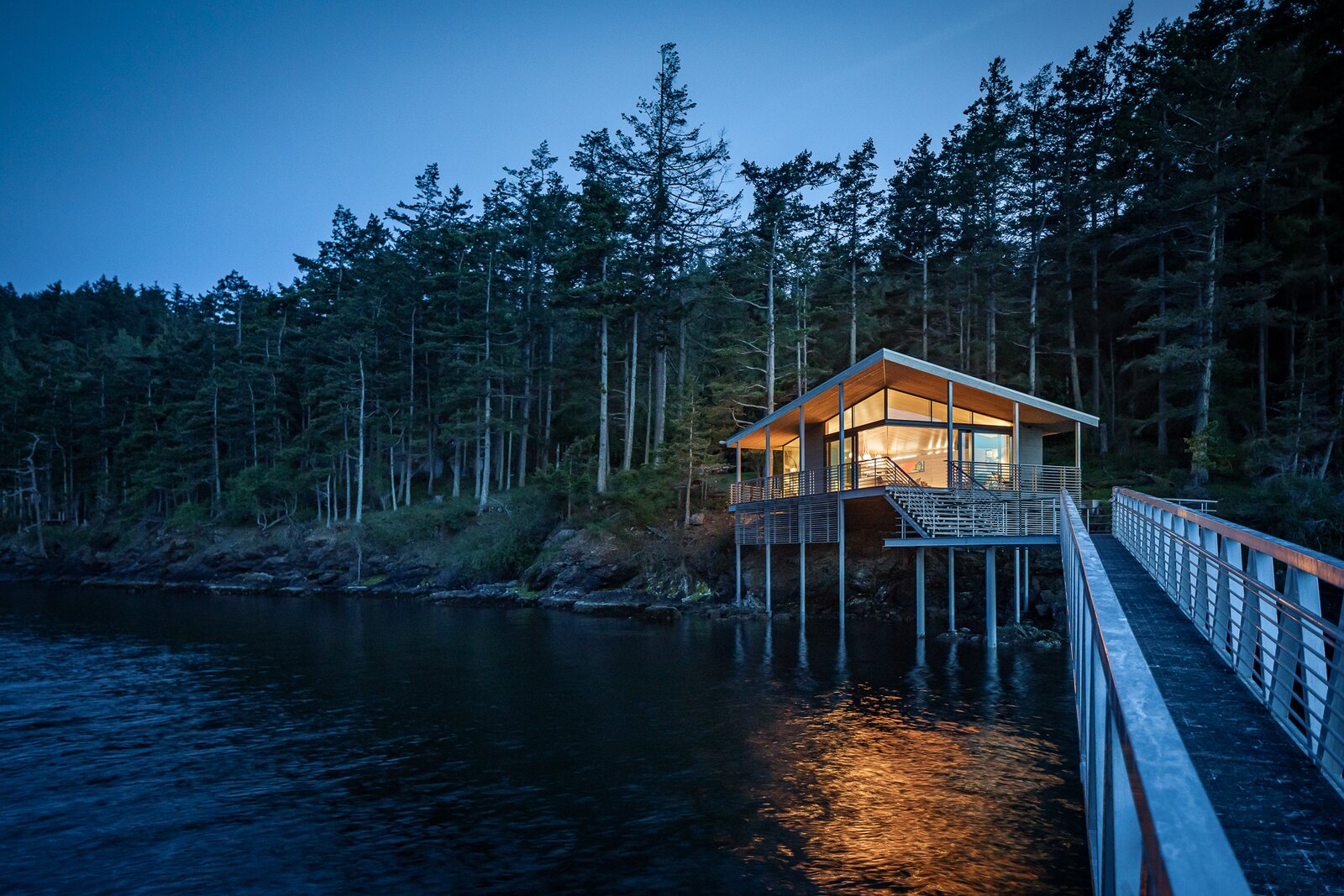 Photo 14 of 17 in Boathouse by Prentiss + Balance + Wickline Architects ...