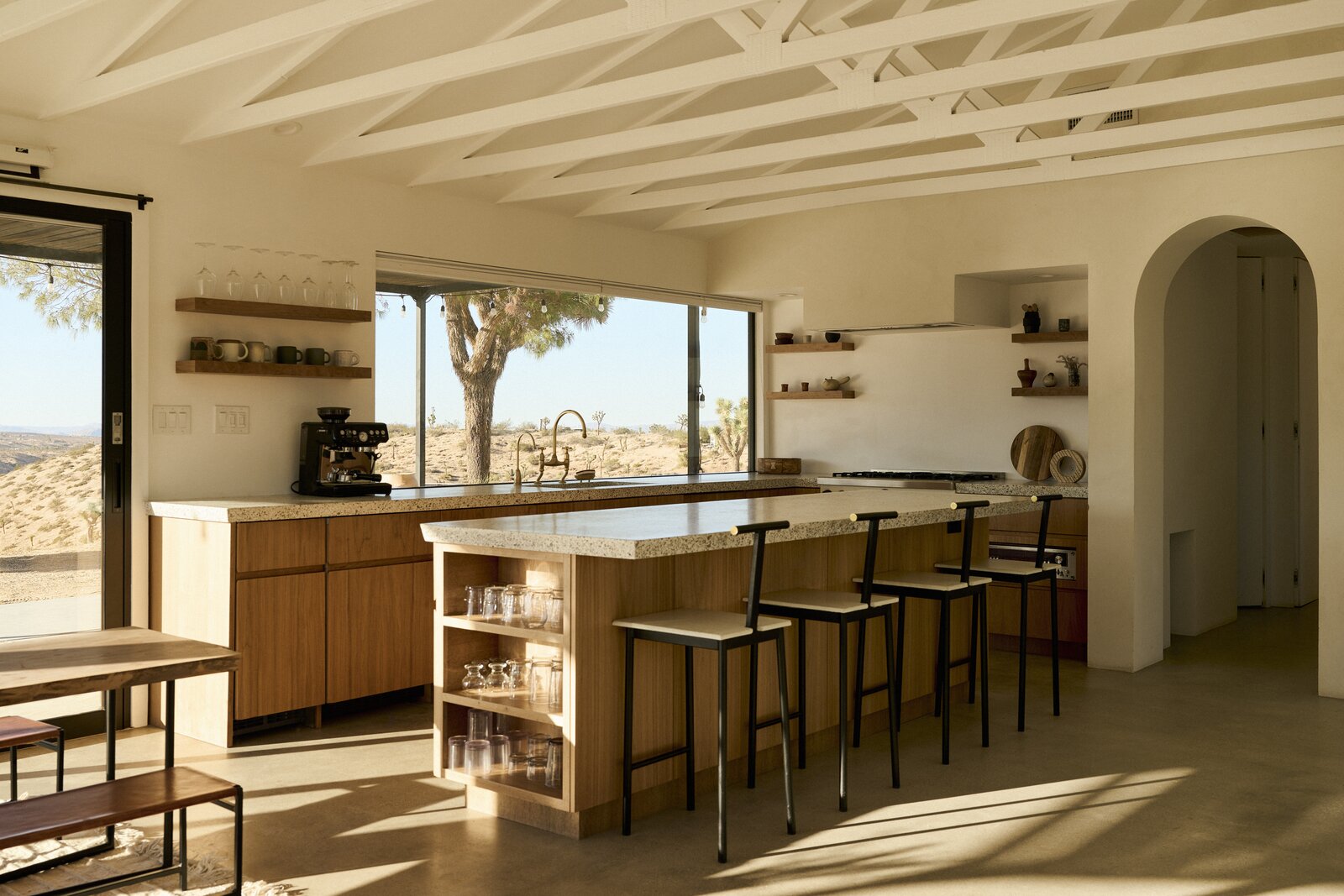 Photo 7 of 10 in This Desert Retreat Finds Harmony With Its Striking ...
