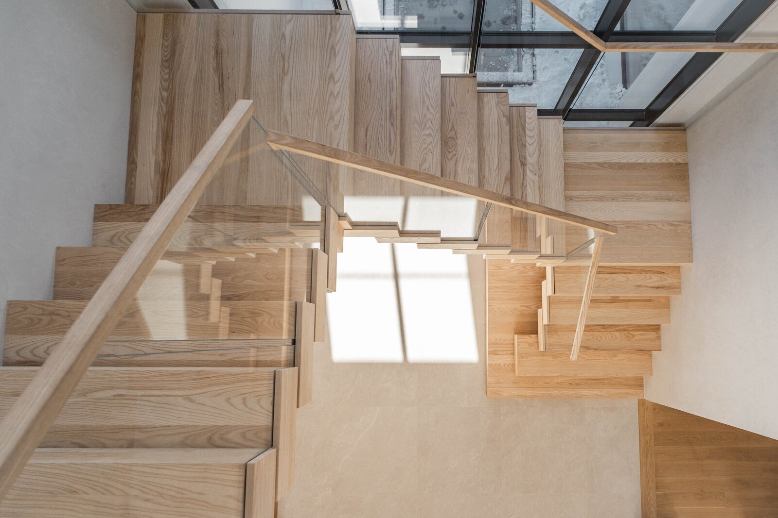 Photo 8 of 10 in Make a Floating Staircase the Centerpiece of Your Home ...