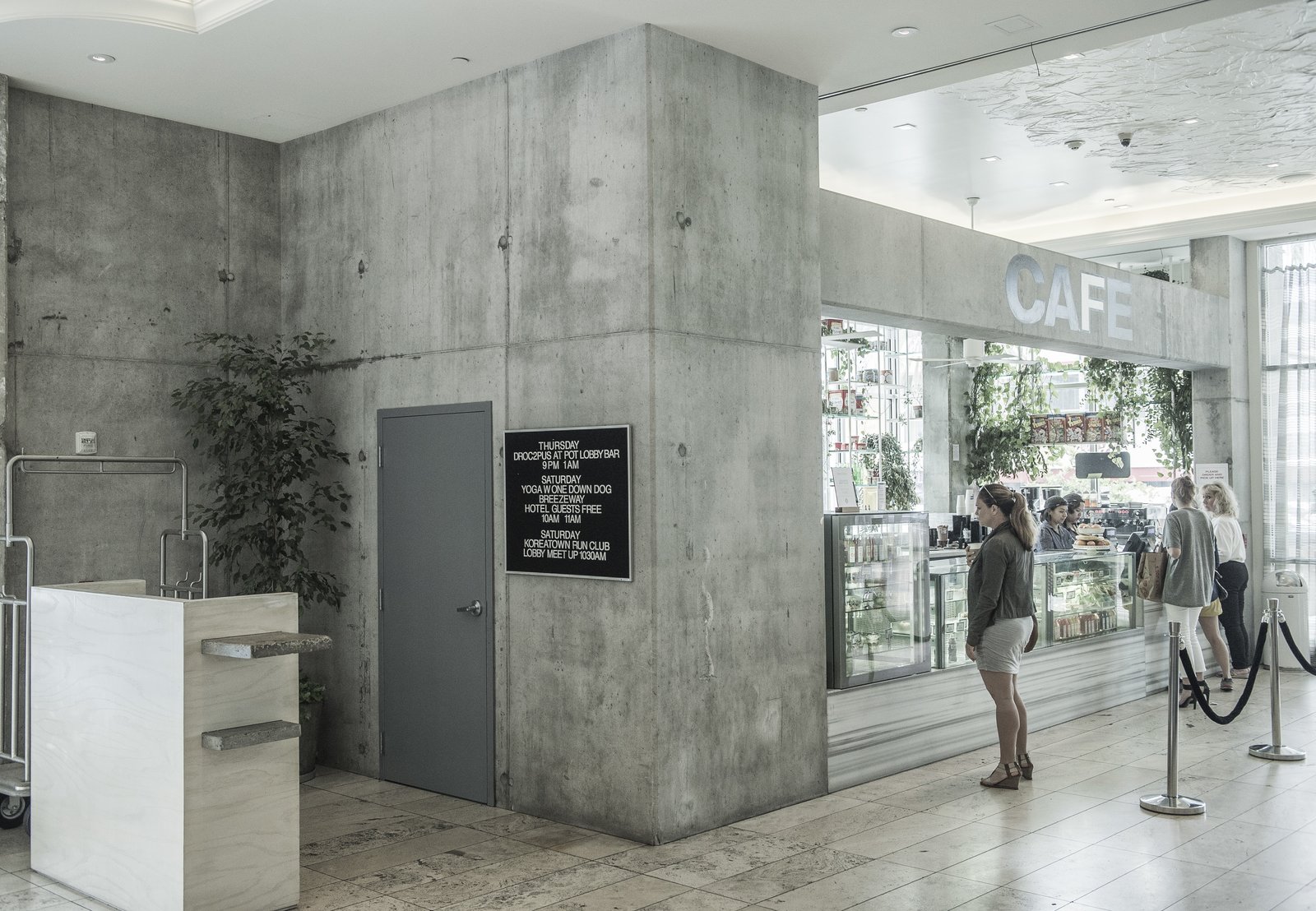 ConcreteWall (8 Photos) - Dwell