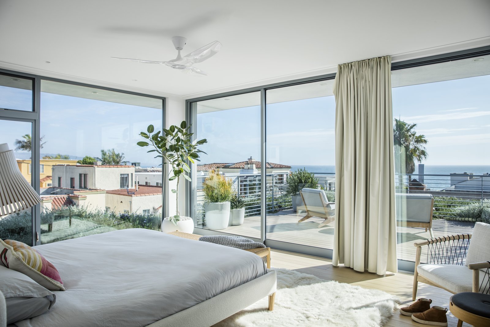 Photo 7 of 8 in This Hermosa Beach Home With an Underwater Pool Window ...