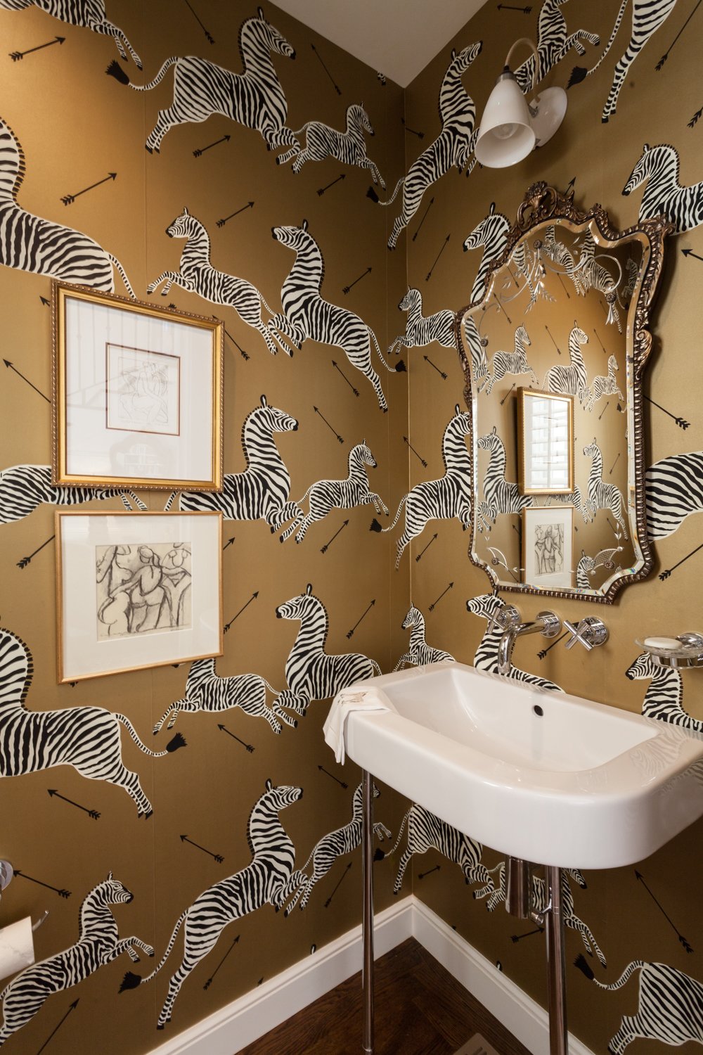 Photo 20 of 22 in 22 Powder Rooms That Pack Serious Style Into a Small ...