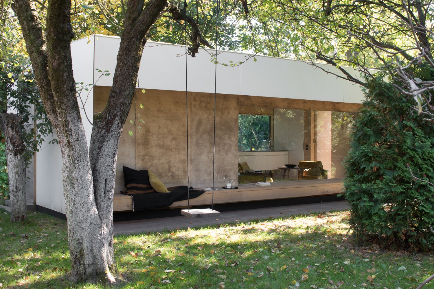 Photo 11 of 11 in A Vintage Swedish Radio Inspired This Finely Tuned ...