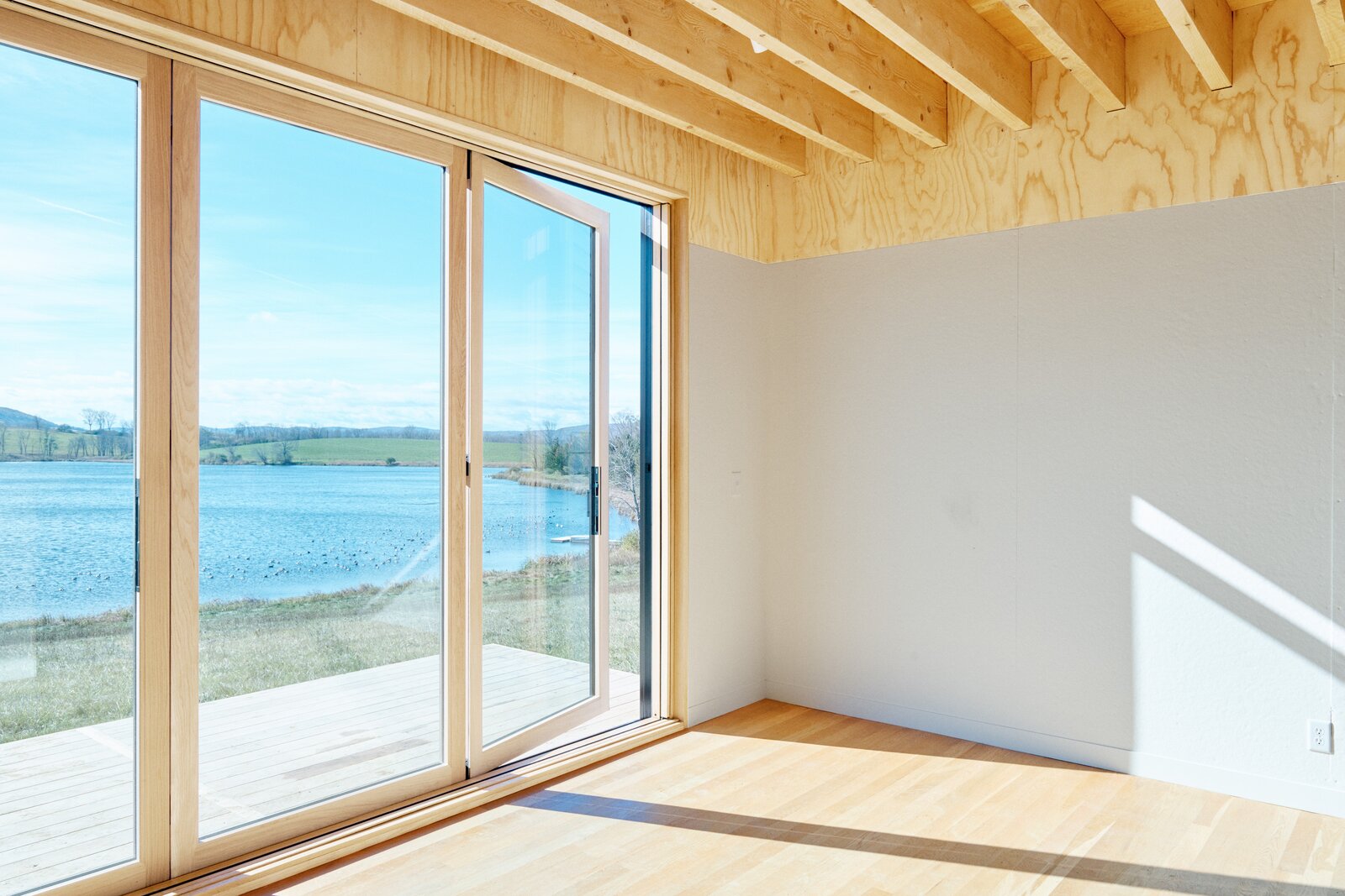 Photo 7 of 11 in An Architect Designs a Tiny Painter’s Studio in ...