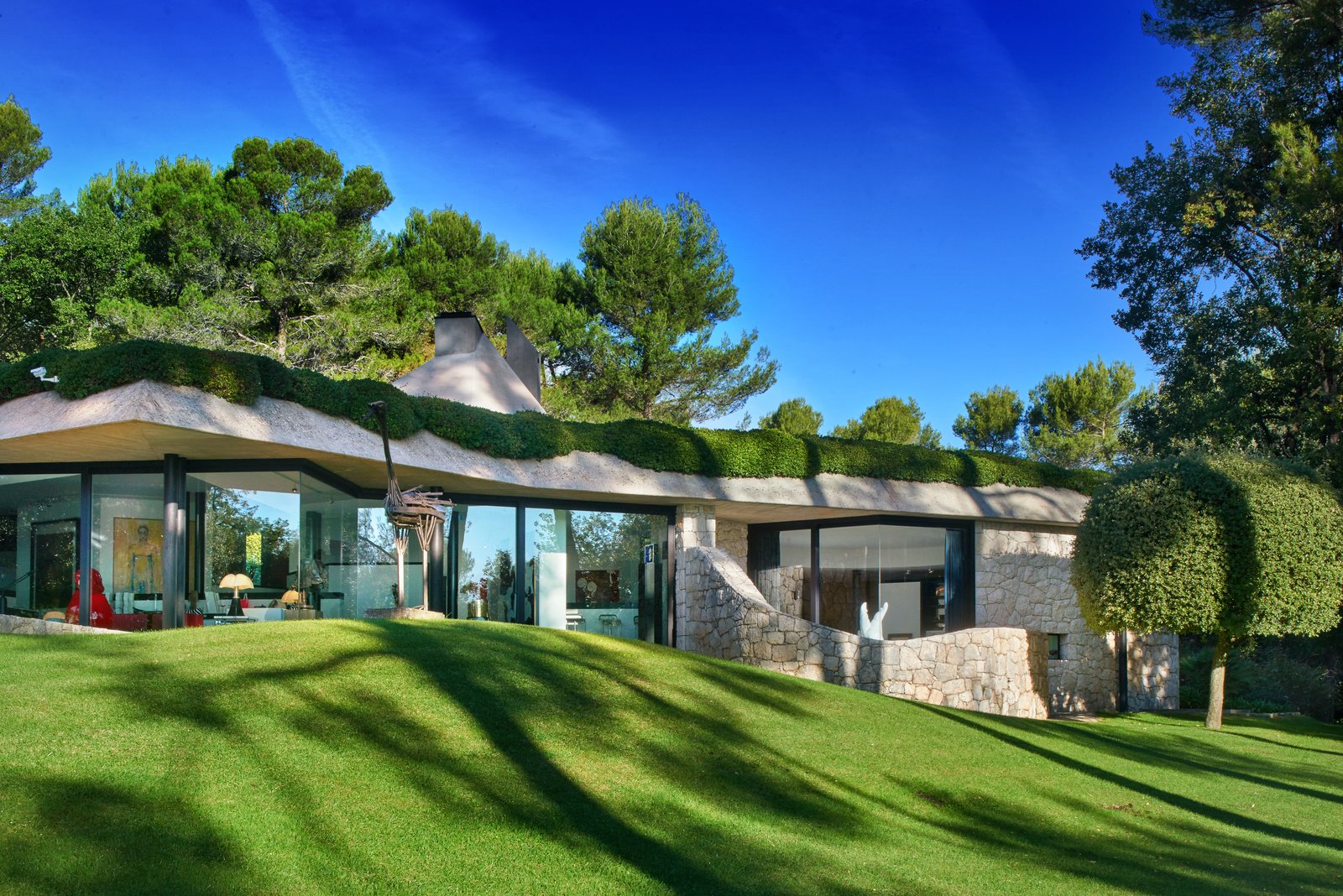 Photo 4 of 11 in Coastal Contemporary: 10 Modern Seaside Homes - Dwell