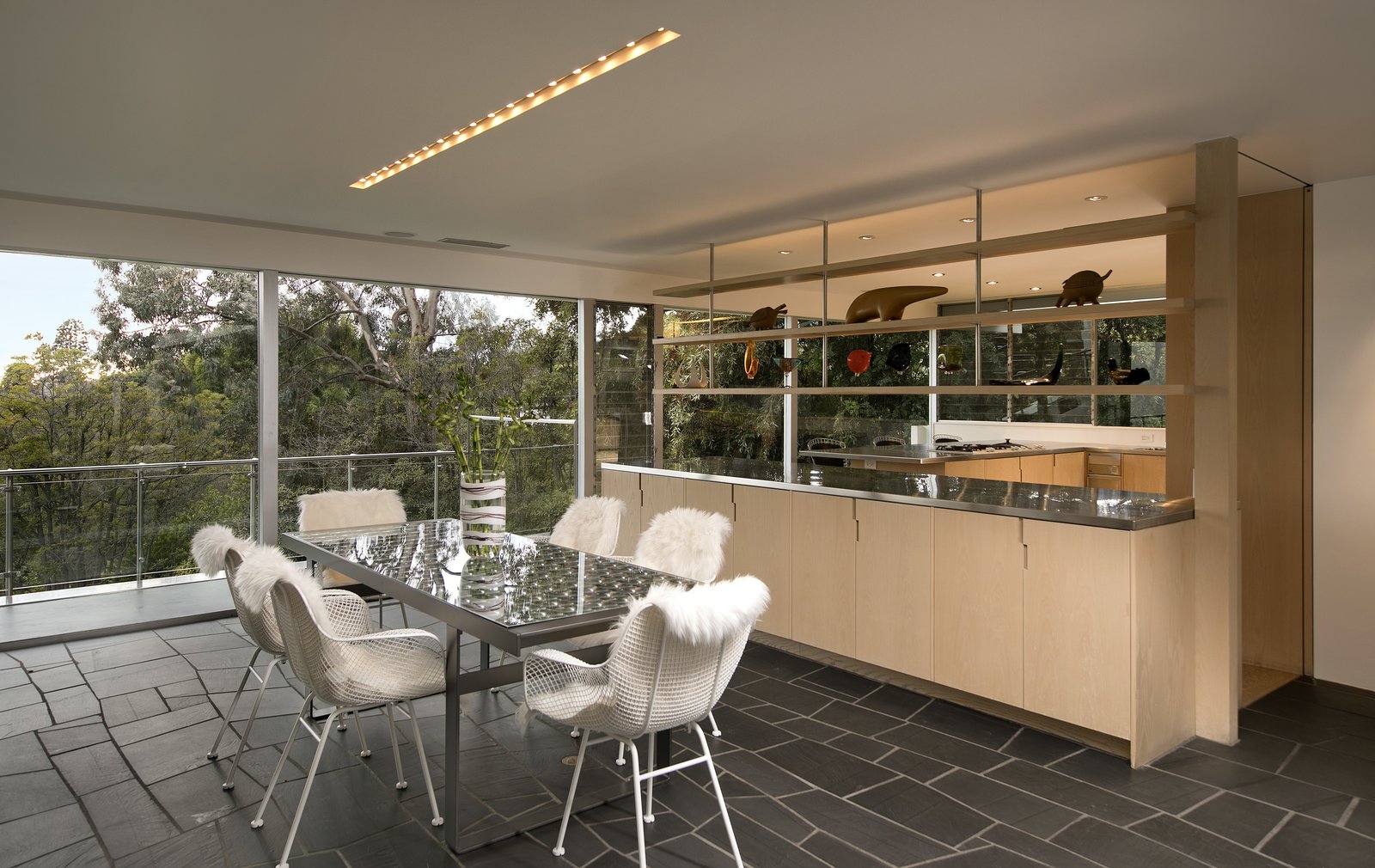 Photo 5 of 13 in A Restored Midcentury Jewel by Richard Neutra Hits the ...