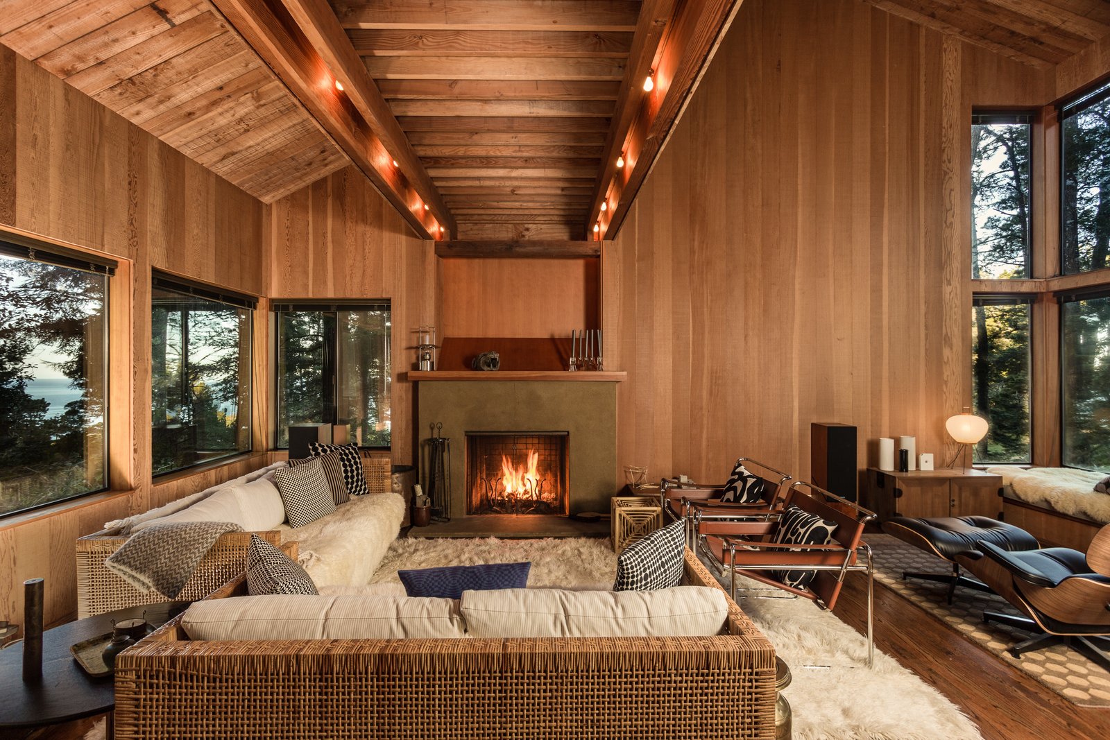 Photo 7 of 14 in A Historic Sea Ranch Stunner Is on the Market For $2 ...