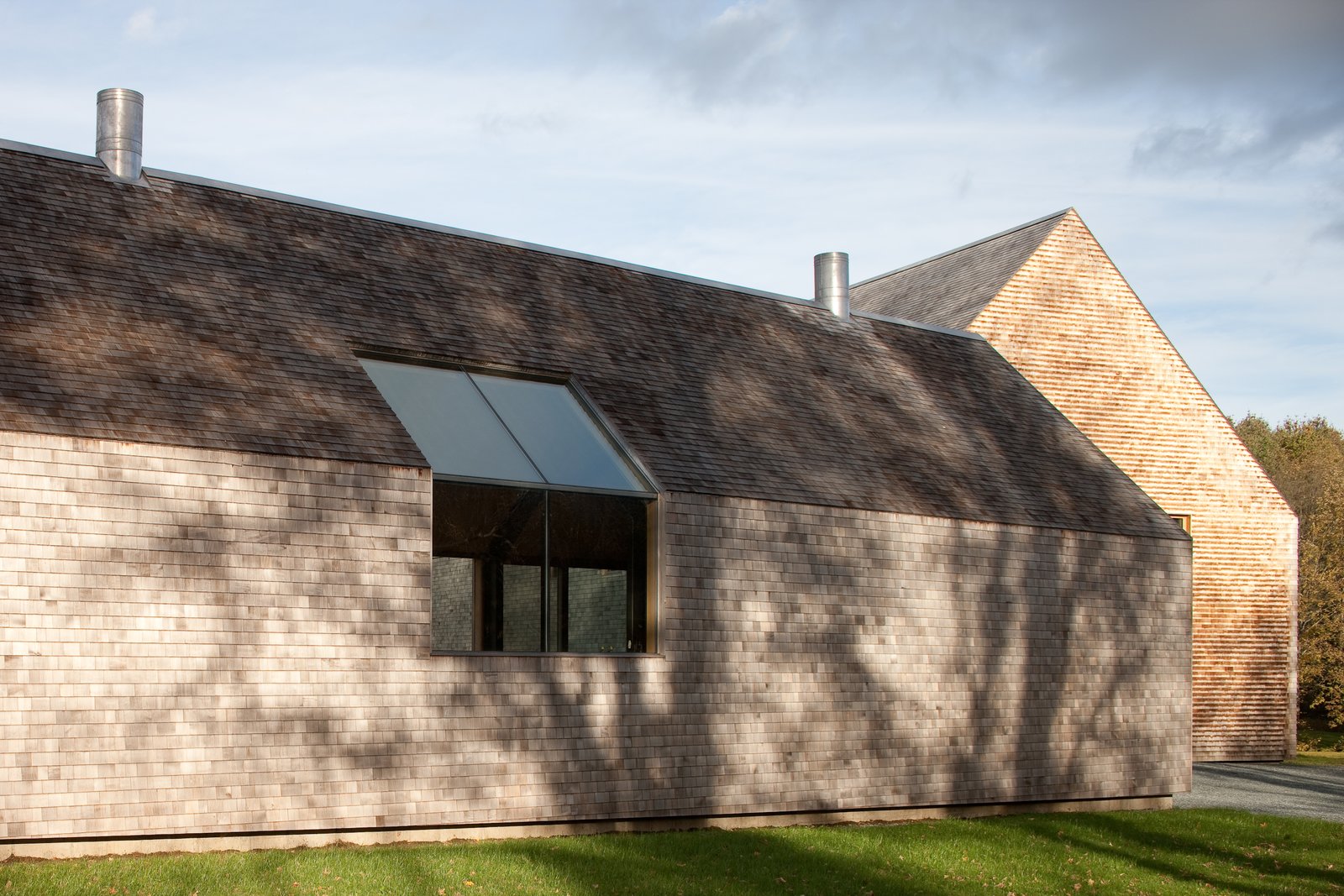 Photo 4 of 13 in A Minimalist, Rick Joy–Designed Farmhouse in Vermont ...