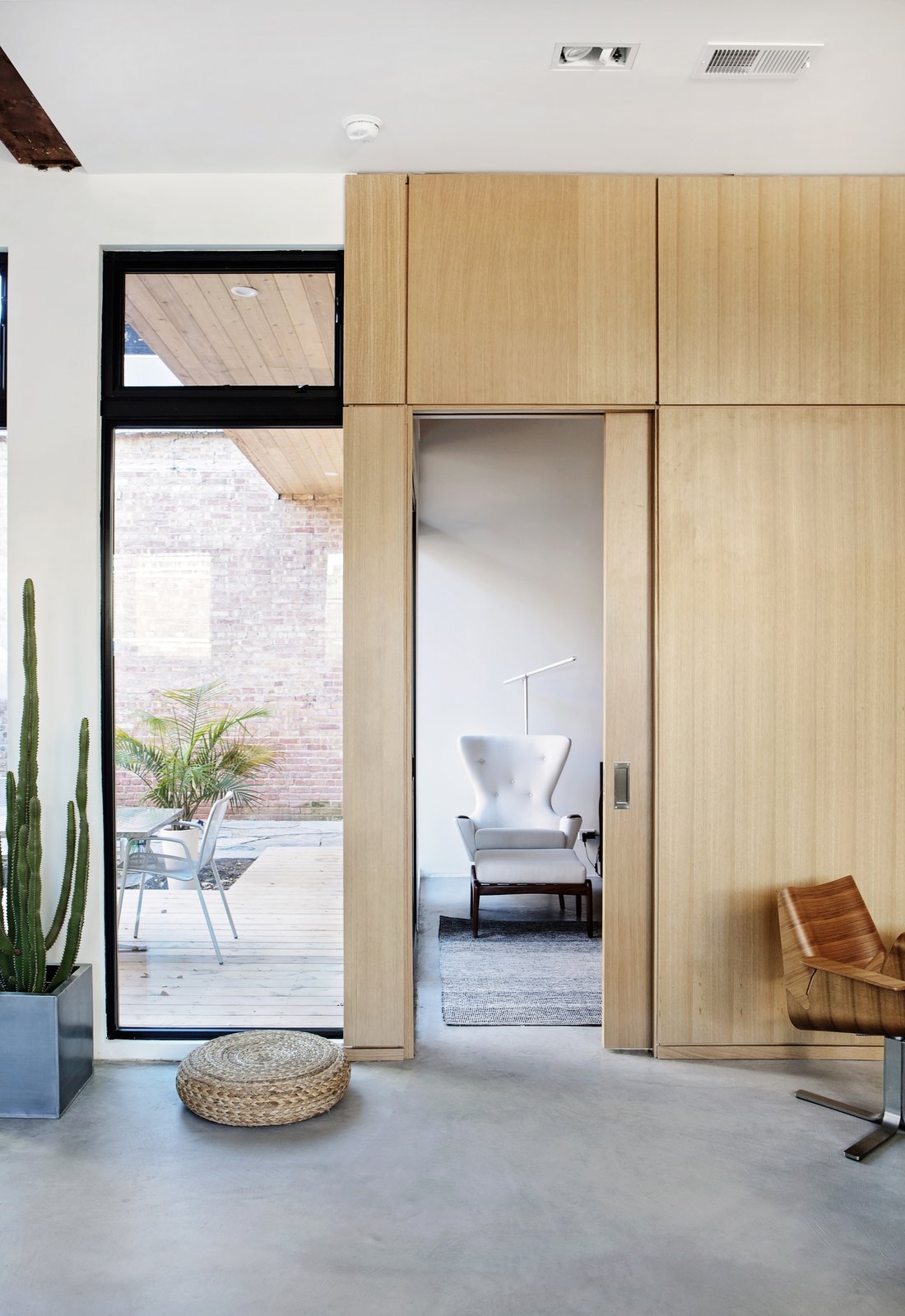 Photo 18 of 29 in Before & After: A Rundown Bodega in Chicago Is ...