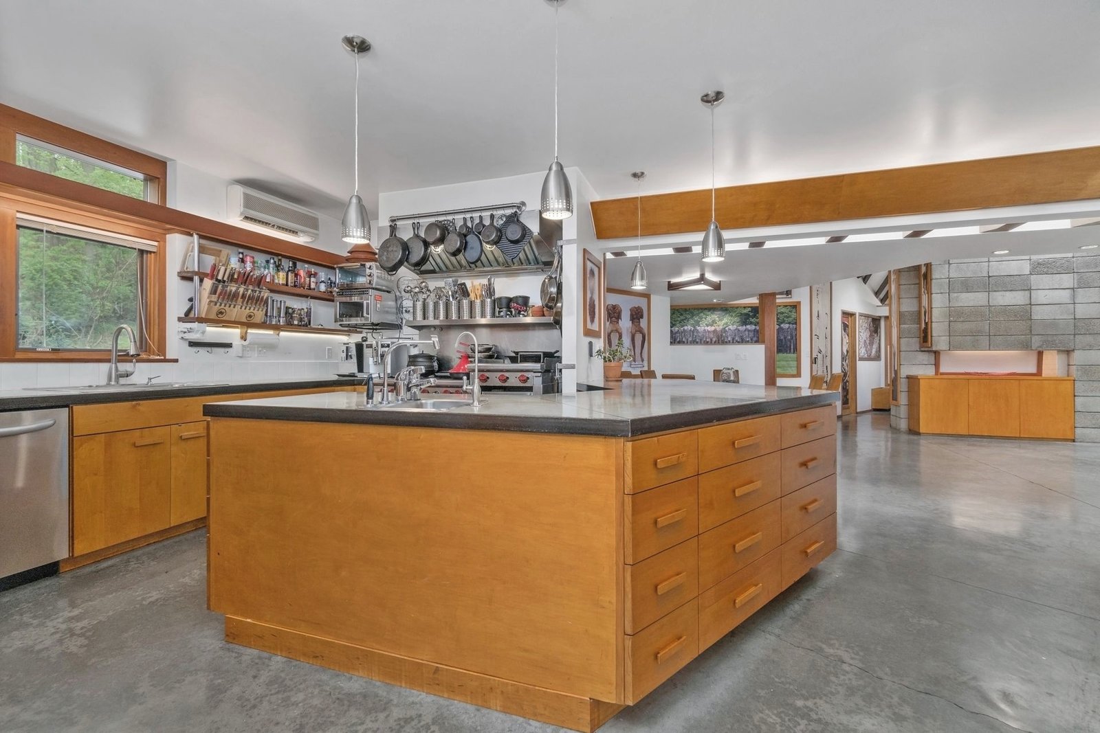 Photo 8 of 20 in A Sprawling Usonian Home Hits the Market at $1.45M - Dwell