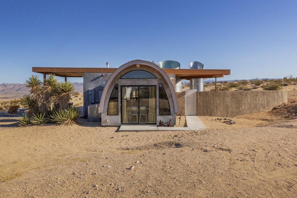 Photo 1 of 12 in This Eclectic Joshua Tree Cabin Could be Yours For ...