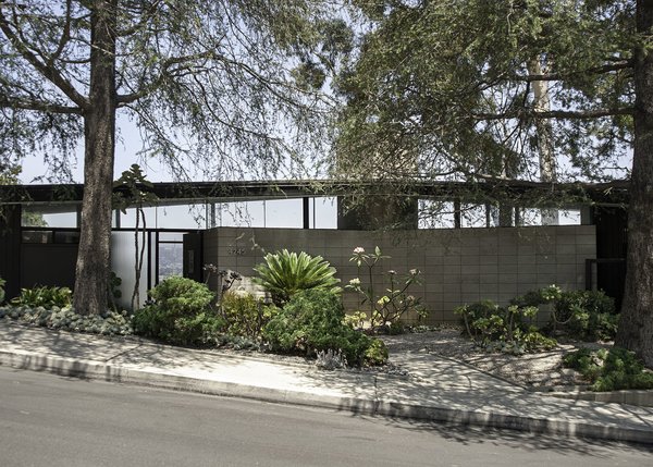 A 1958 Midcentury With Stunning L.A. Views Lists For $2.2M - Dwell