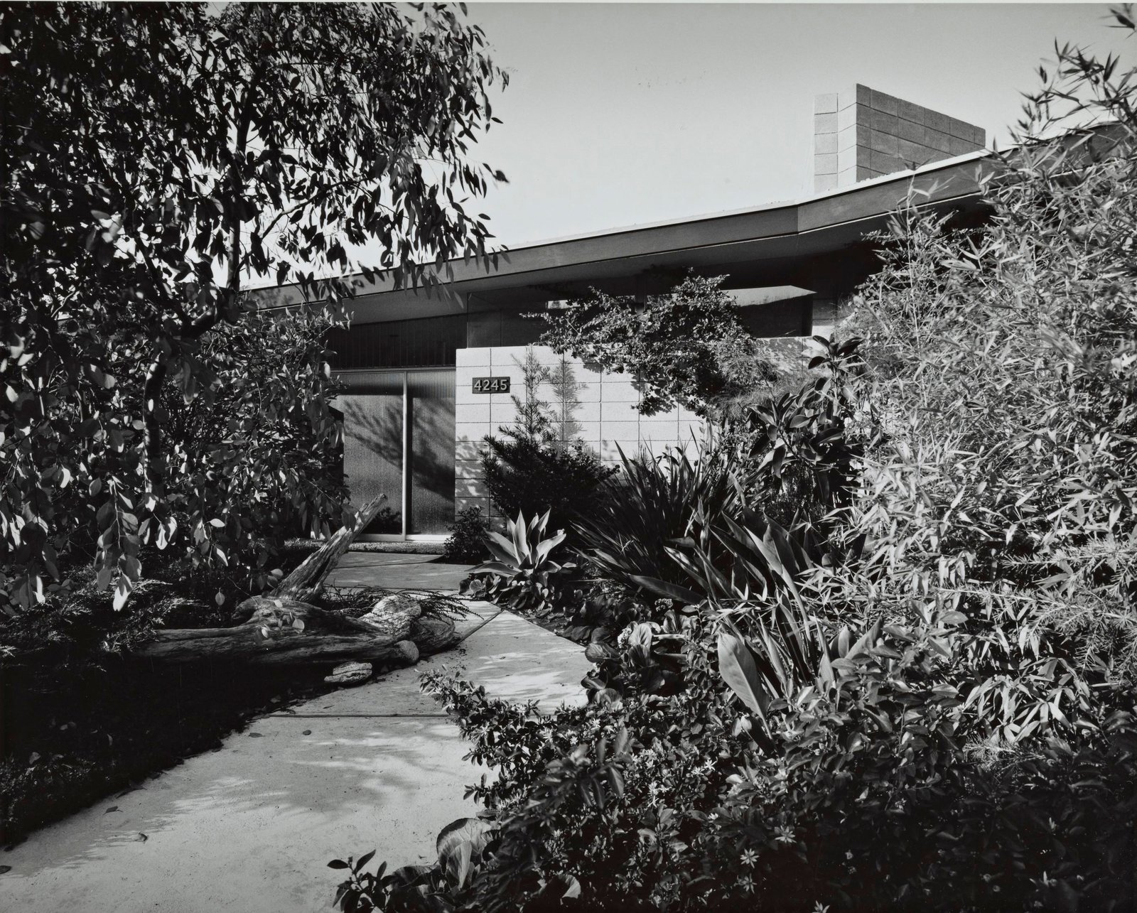 Photo 9 of 13 in A 1958 Midcentury With Stunning L.A. Views Lists For ...