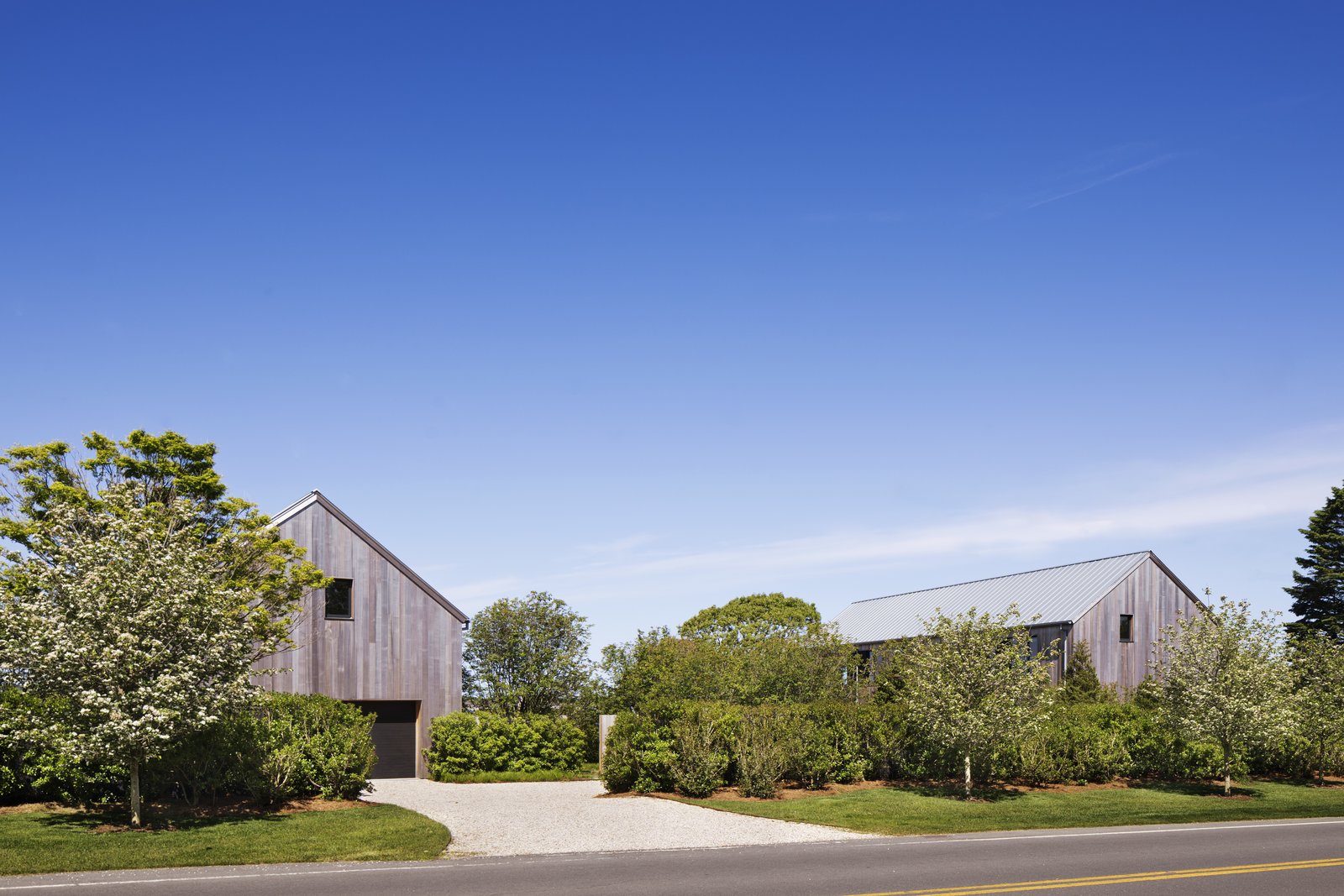 Photo 16 of 18 in Two Cedar-Clad Structures Form a Unique Montauk ...